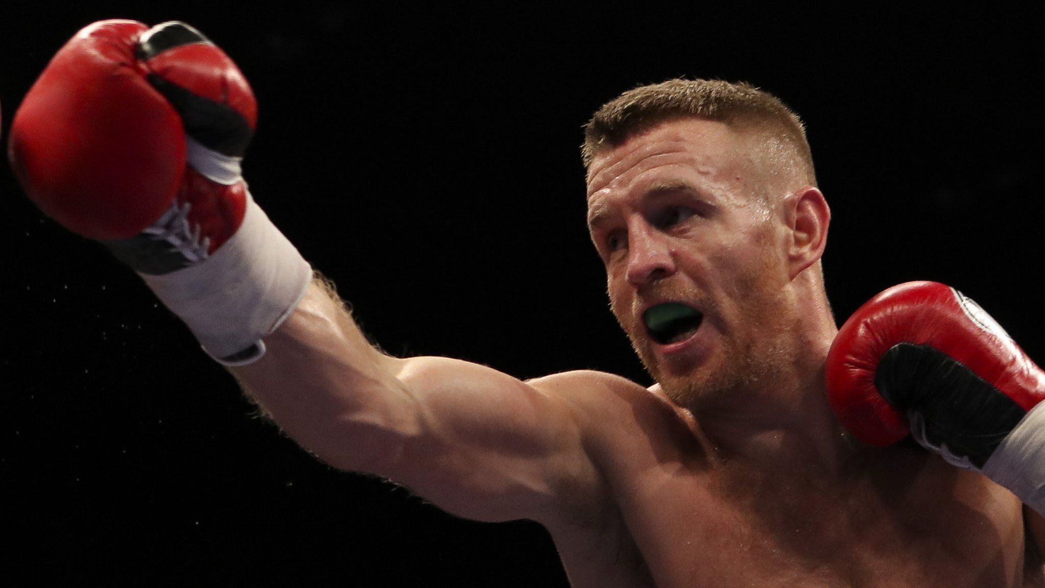 'Retired' Welsh boxer Robbie Turley wins Commonwealth title - BBC Sport