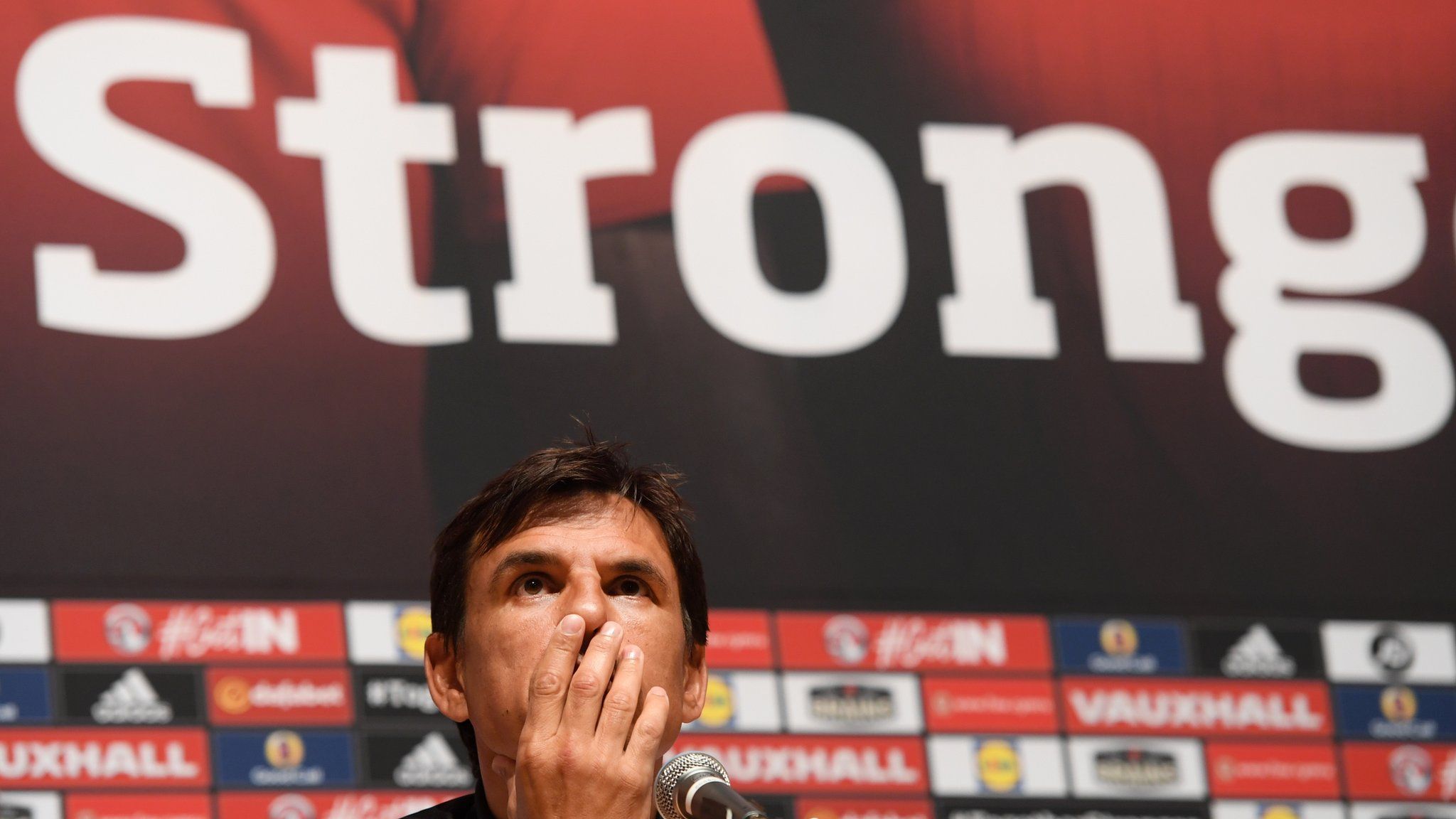 Chris Coleman offered freedom of home city, Swansea - BBC News