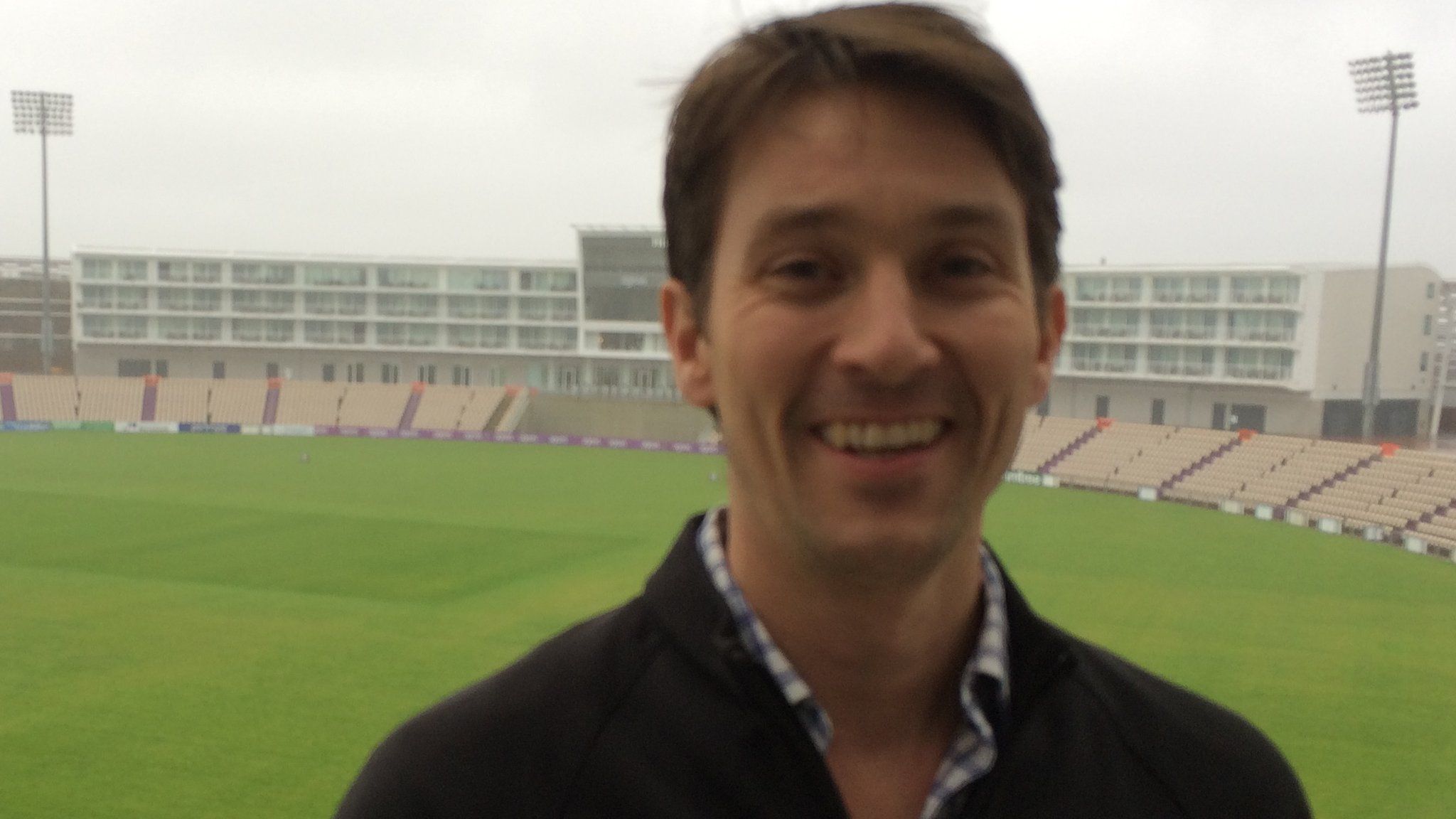 Adam Milne: Essex sign New Zealand fast bowler - BBC Sport