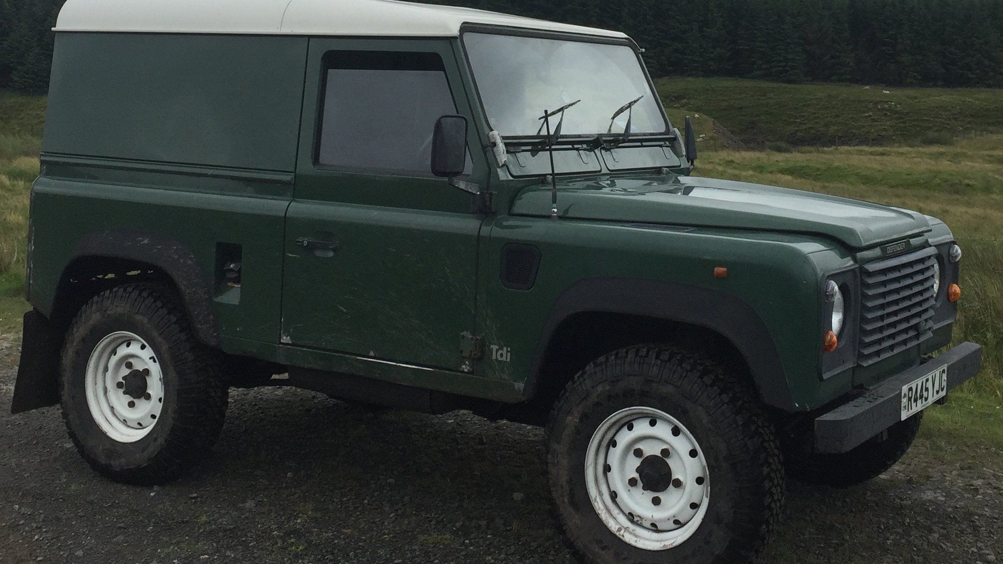 Land Rover stolen two weeks before Langholm bank raid - BBC News