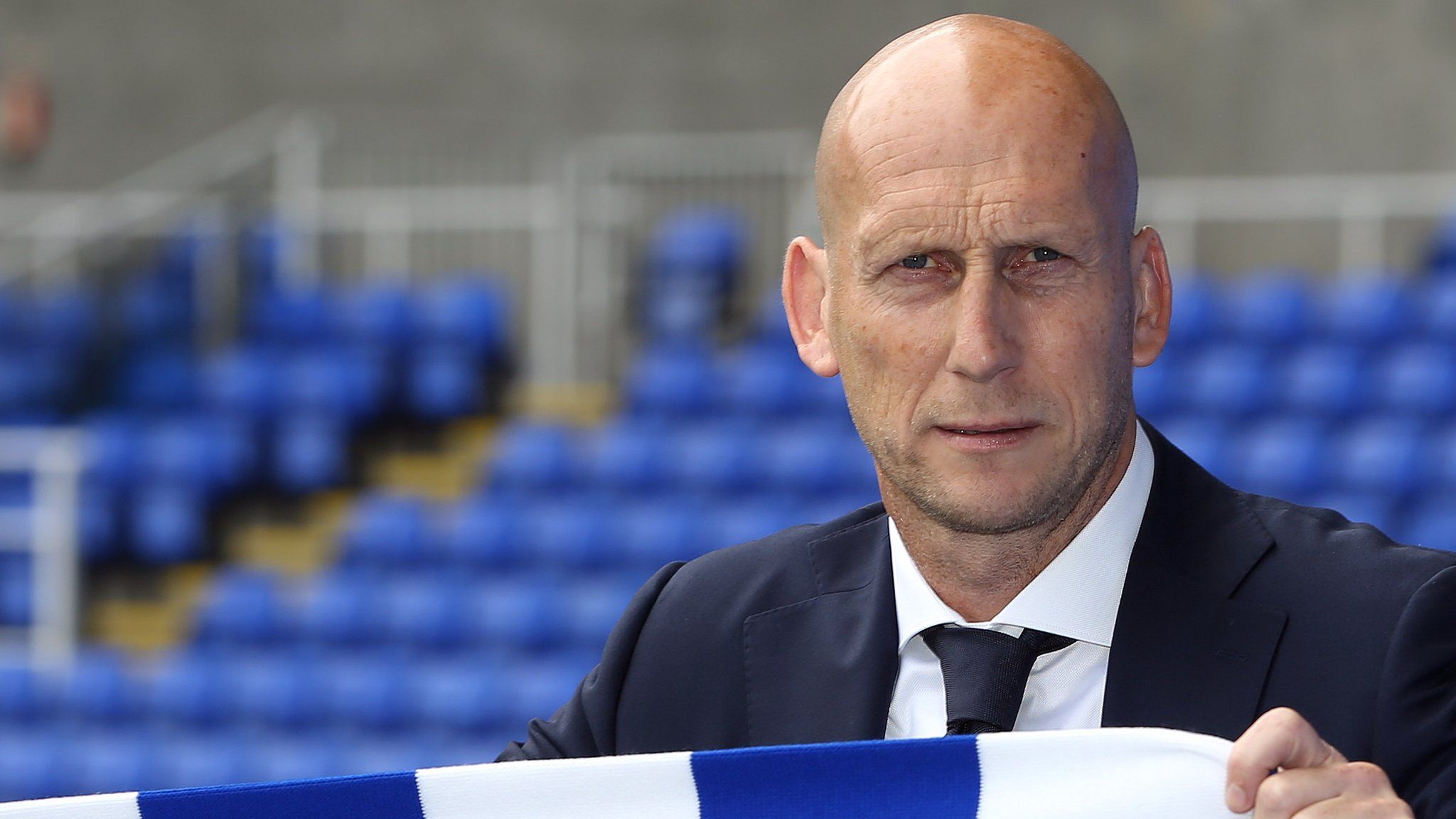 Joey van den Berg: Reading sign Dutch midfielder from Heerenveen - BBC ...