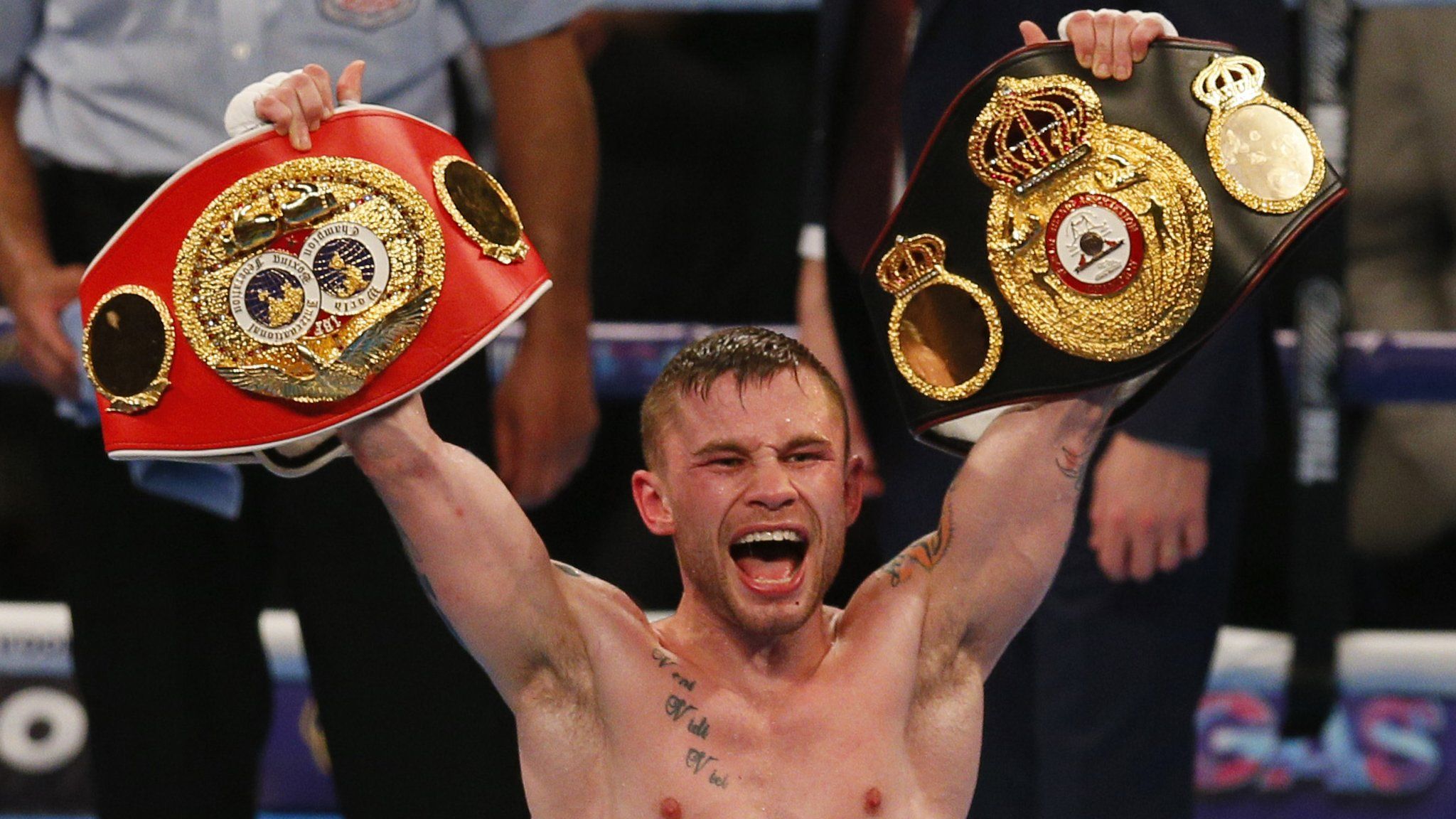Carl Frampton beats Scott Quigg on points in IBF and WBA title fight ...