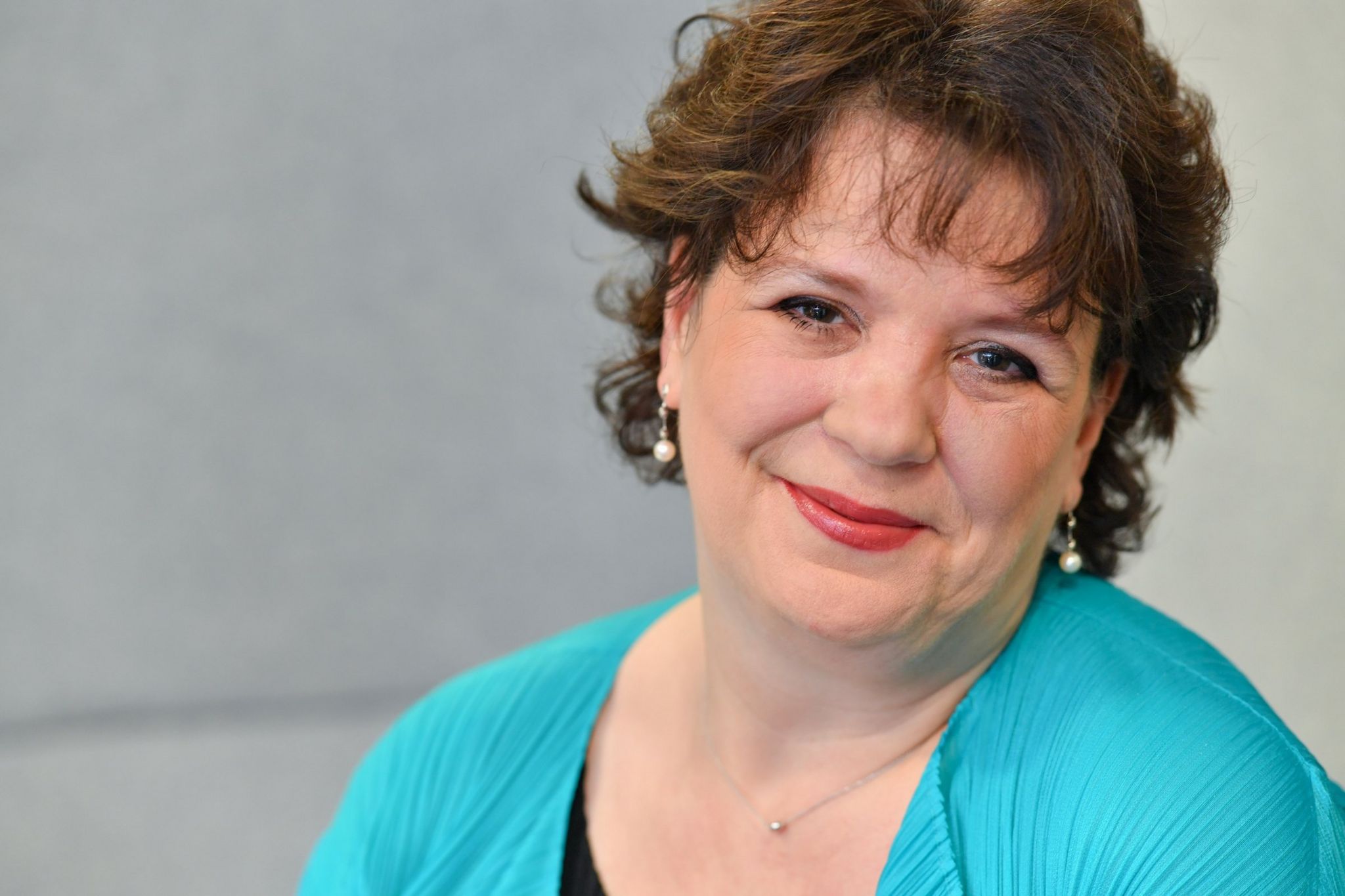 Most companies yet to report their gender pay gap - BBC News