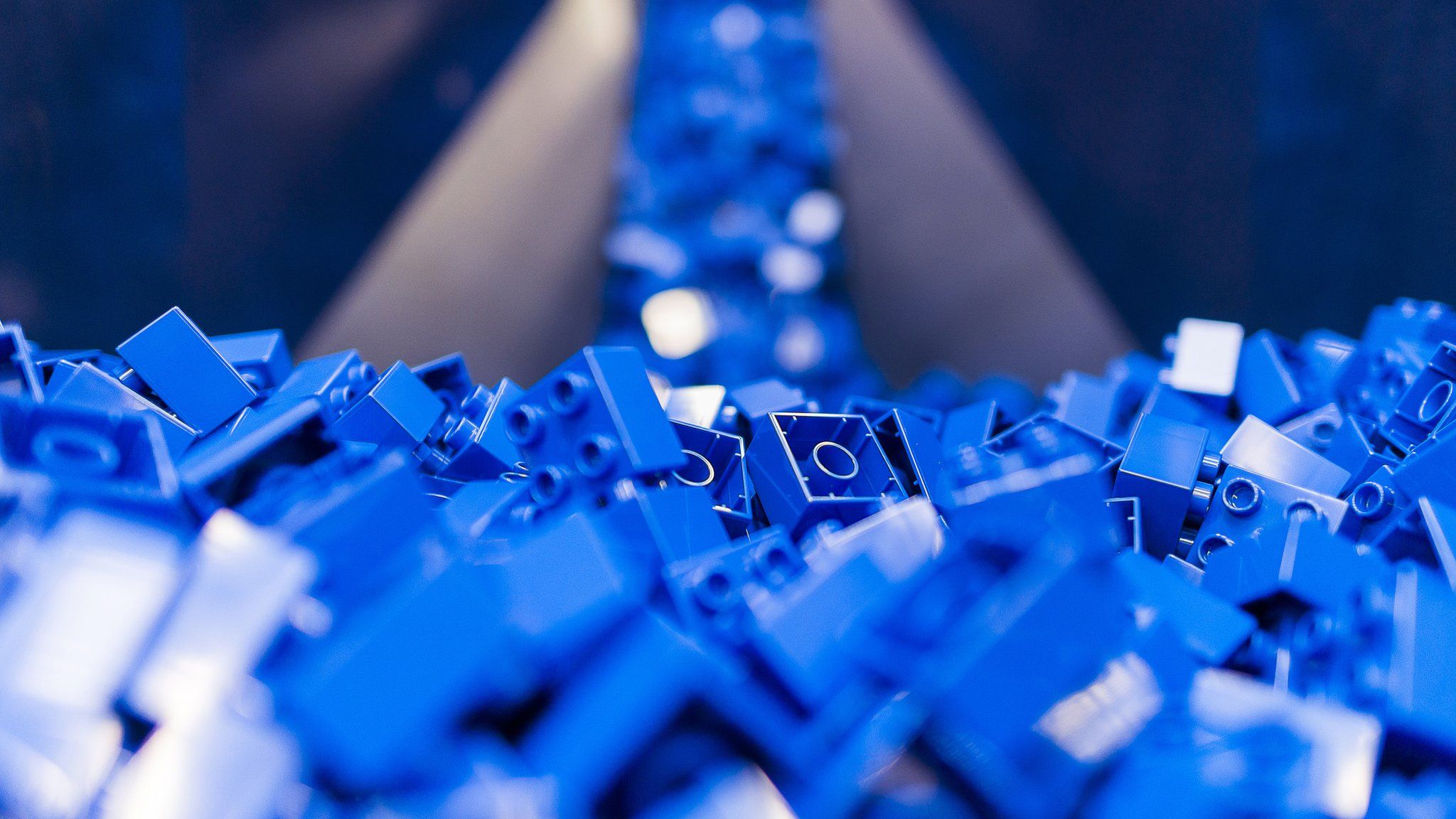 Caravan built from 215,000 Lego bricks - BBC News