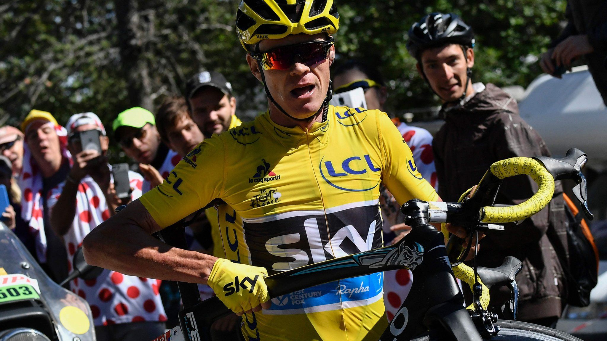 Tour de France: Chris Froome forced to run up Mont Ventoux after crash ...