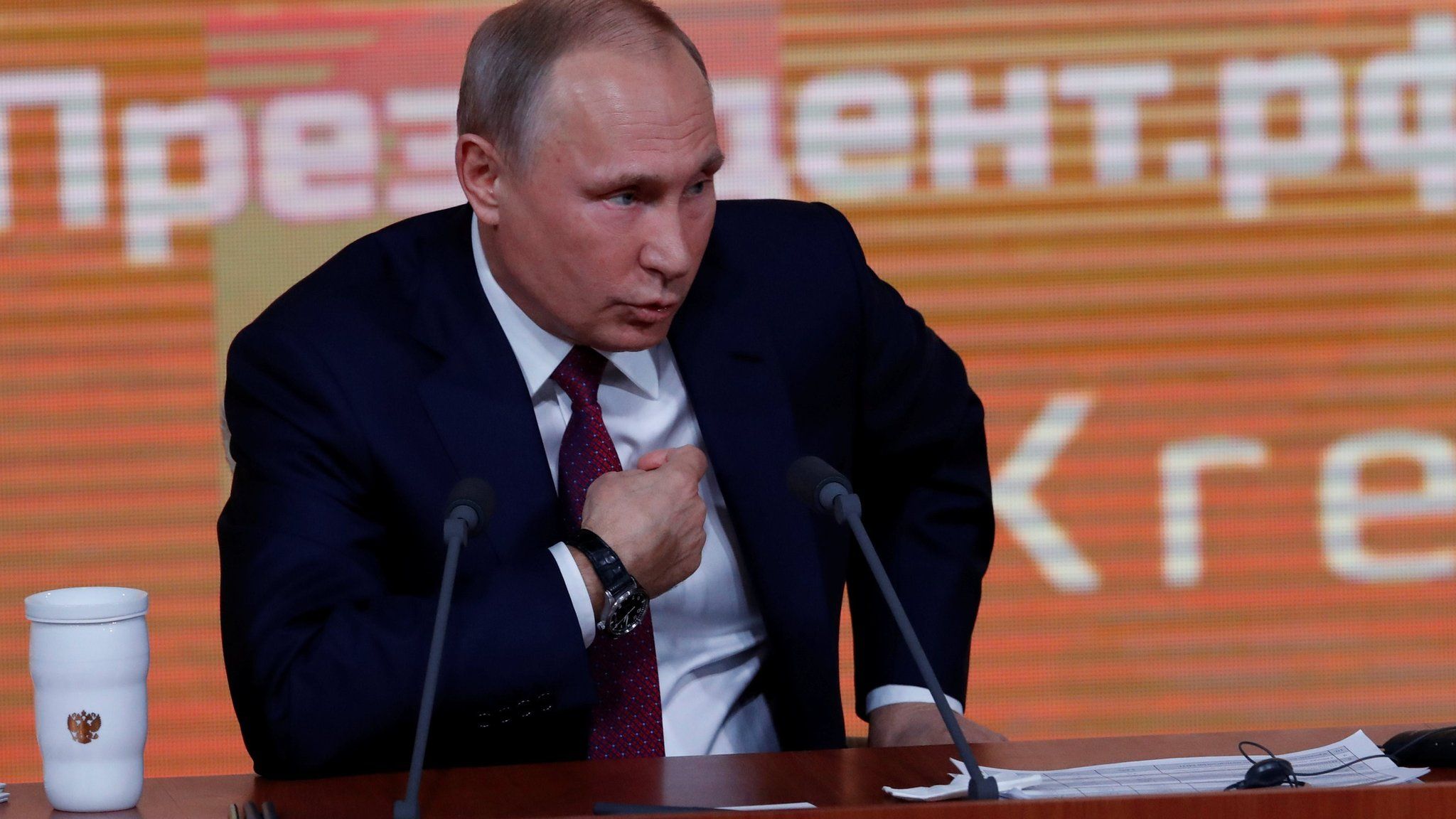 Pro-Putin social media campaign hijacked by critics - BBC News