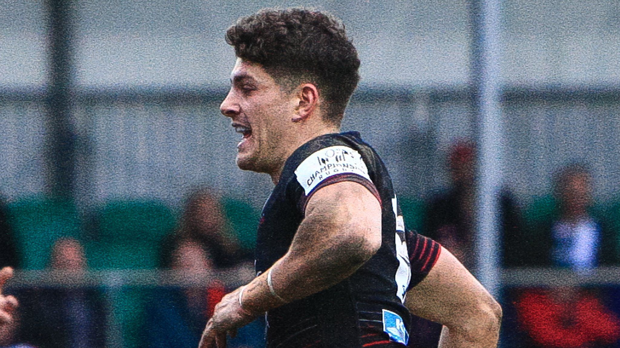 James Fender: Cornish Pirates bring in Ospreys lock on loan - BBC Sport