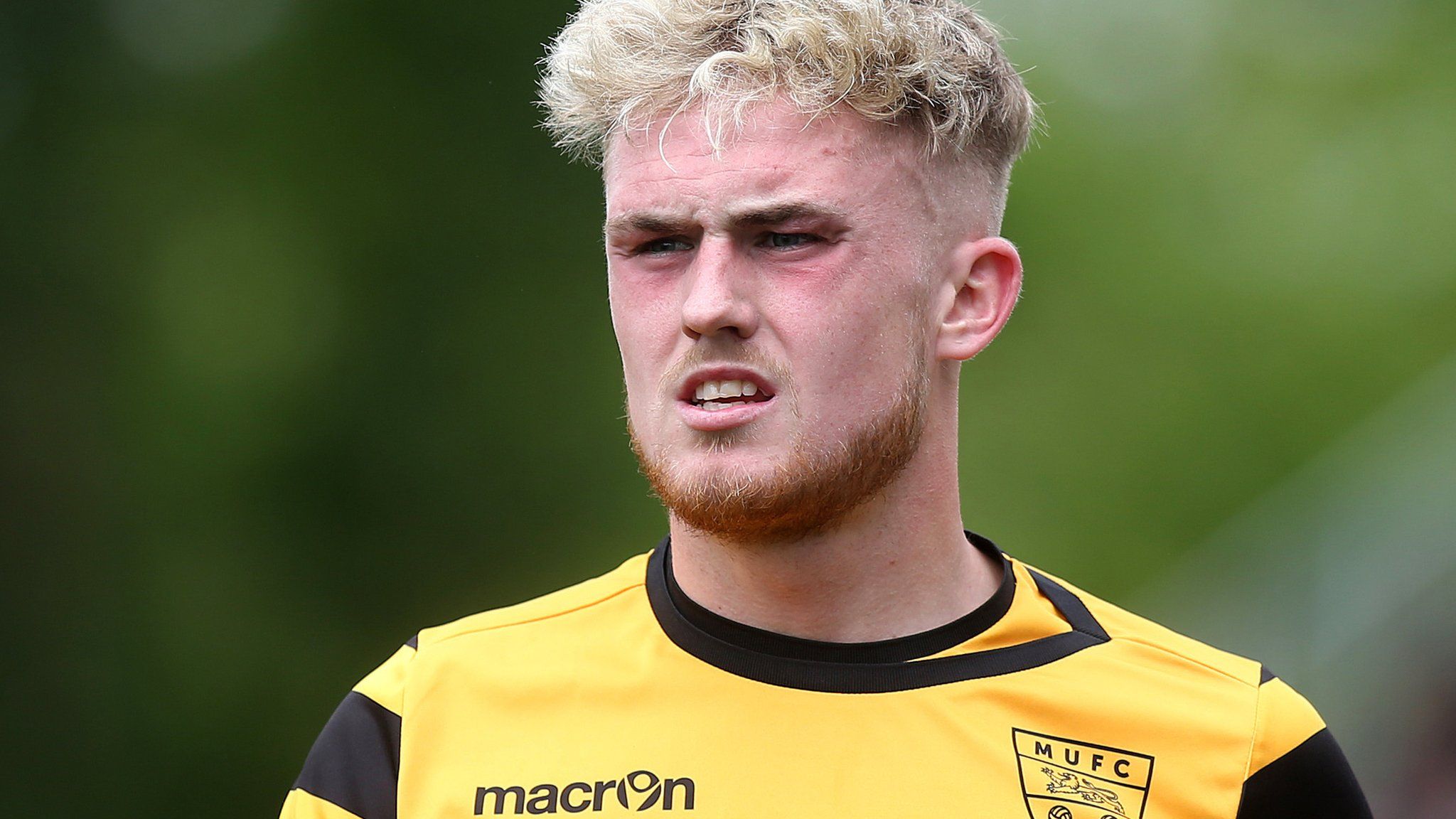 Luke Wanadio: Aldershot Town sign Bromley winger - BBC Sport