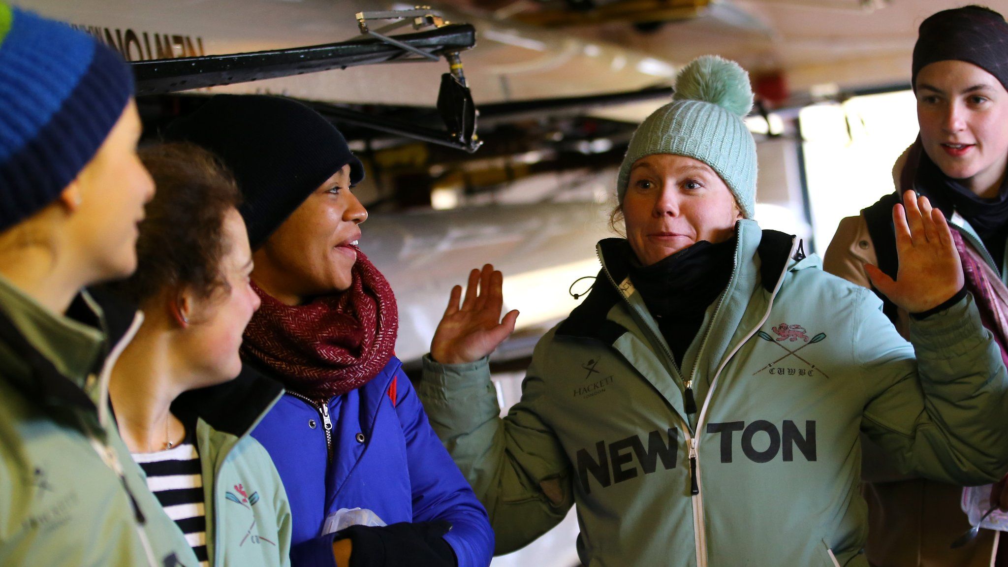 Boat Race: Cambridge triumph after Oxford's women win - BBC Sport