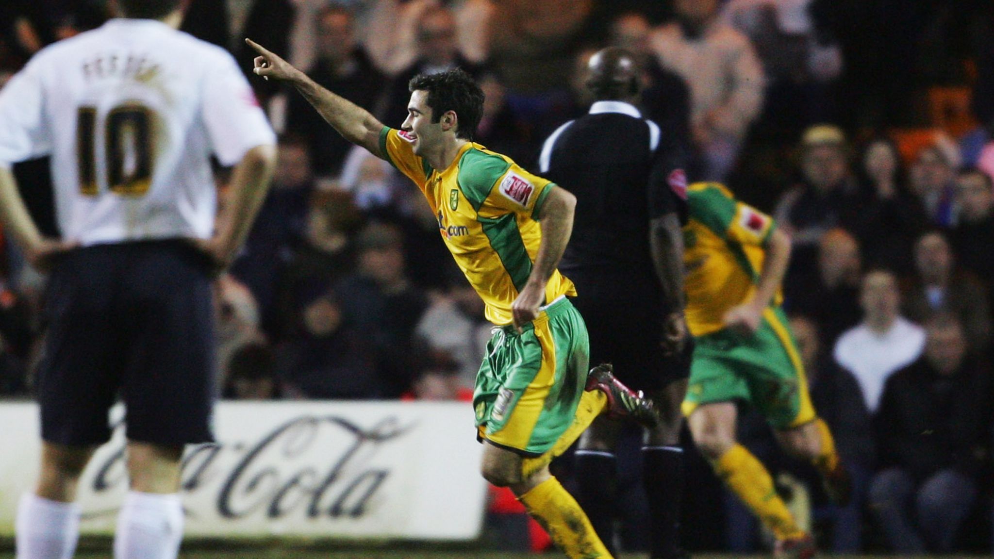 Norwich City - on this day: Lappin magic at Luton - BBC Sport