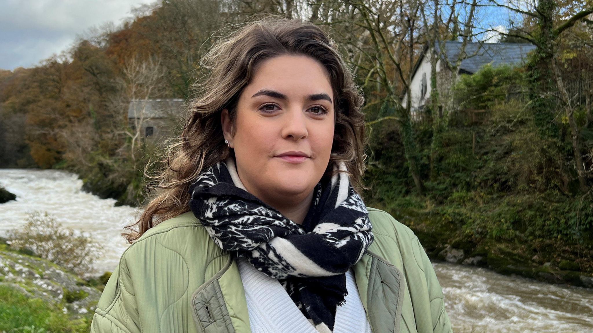 Pam nad oes mwy o'n pobl ifanc ni'n gynghorwyr? - BBC Cymru Fyw