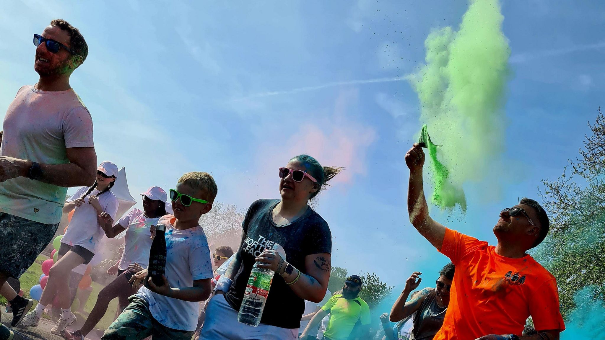 Charity colour run to return to Wolverhampton - BBC News