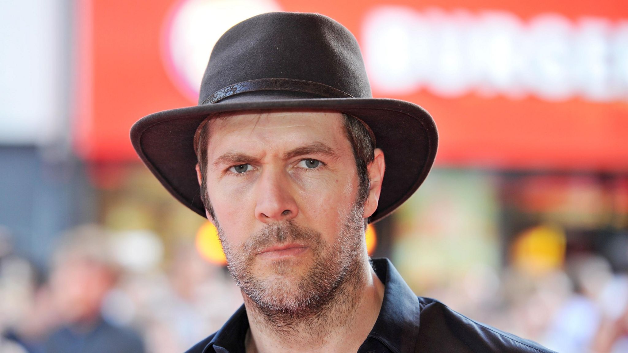 Rhod Gilbert postpones shows for surgery after Cancer treatment - BBC News