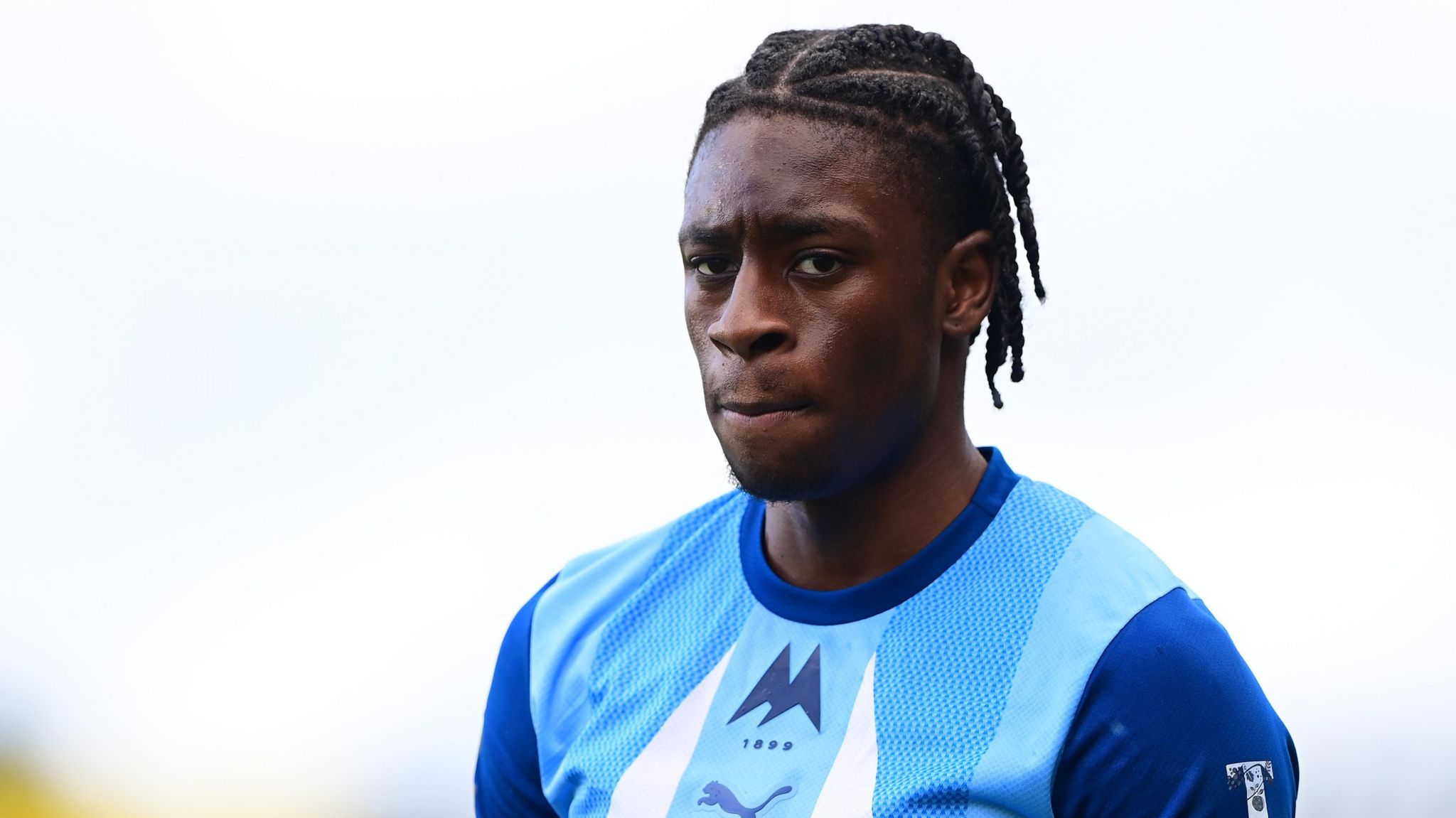 Ethon Archer: Midfielder joins Cheltenham Town after leaving Torquay United - BBC Sport