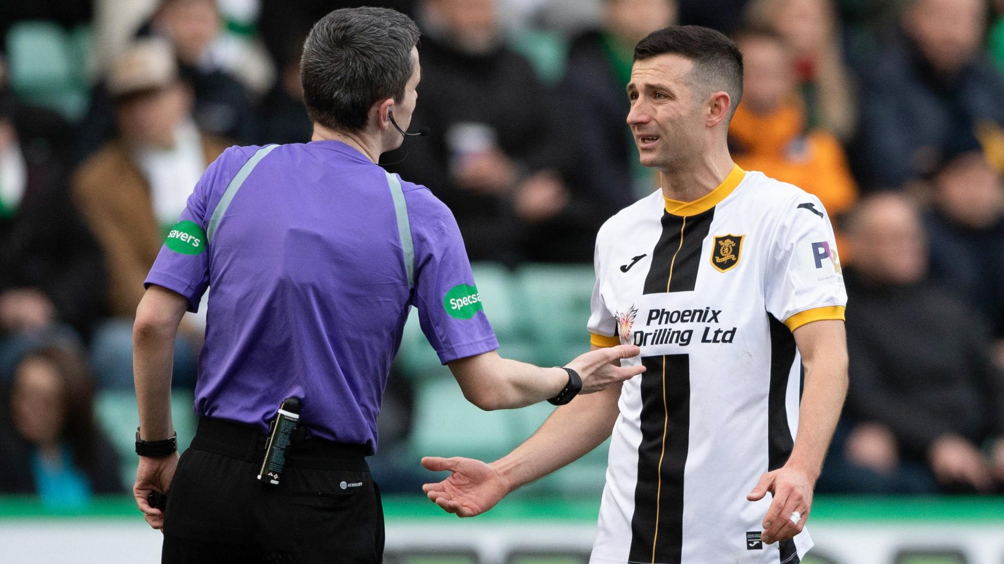 Livingston challenge Holt red card - BBC Sport