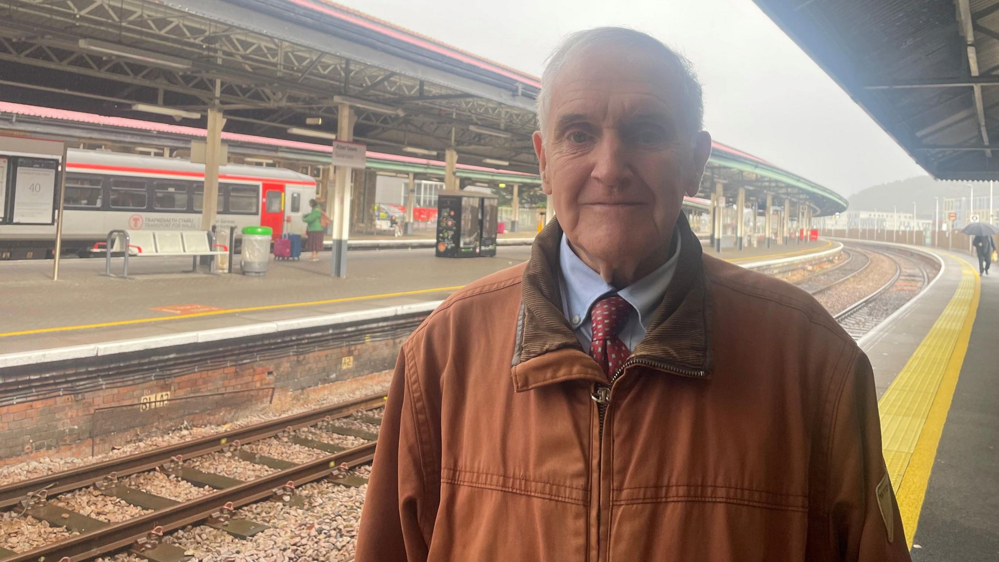 Swansea nightlife venues call for more late night trains - BBC News