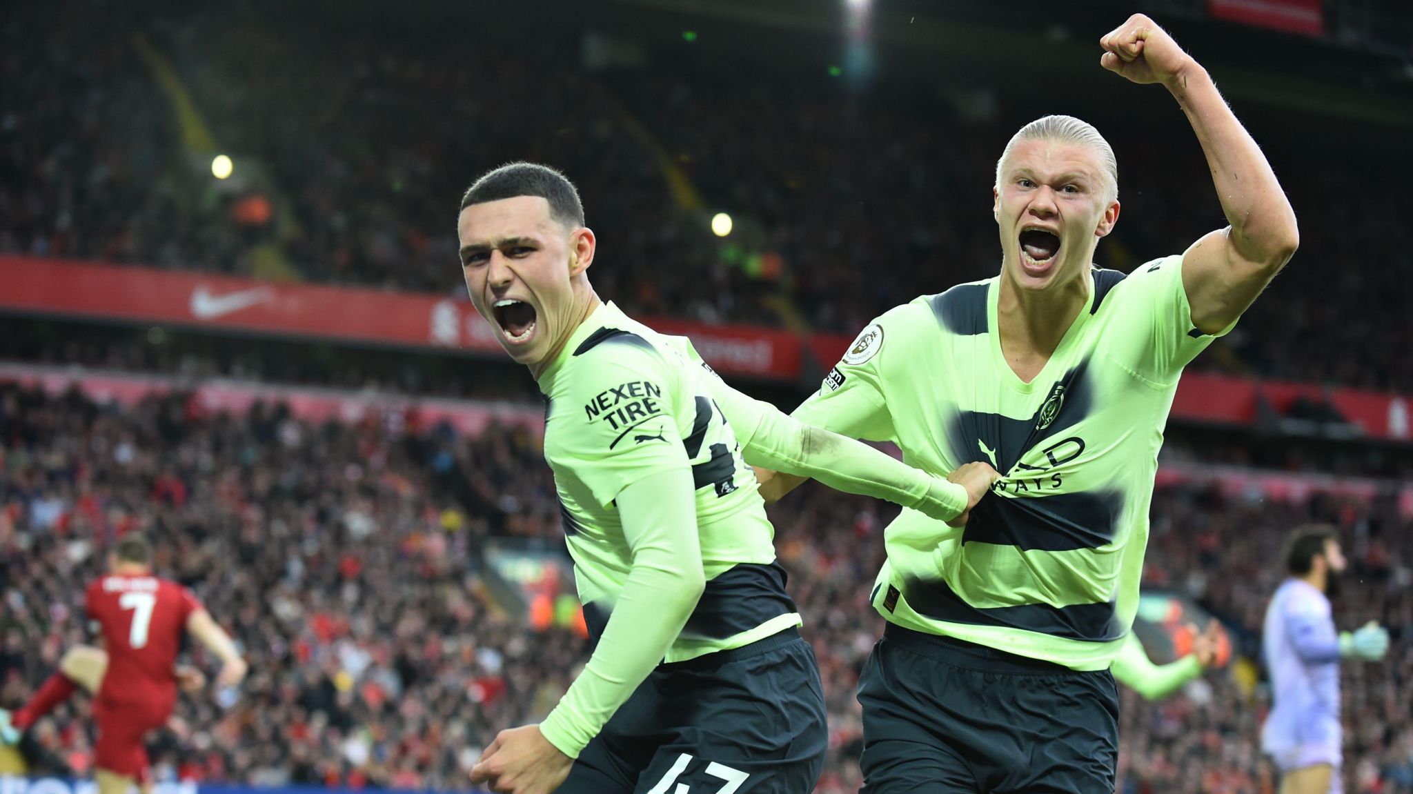 Man City: '﻿That's embarrassing!' Sutton and Richards clash over Foden ...