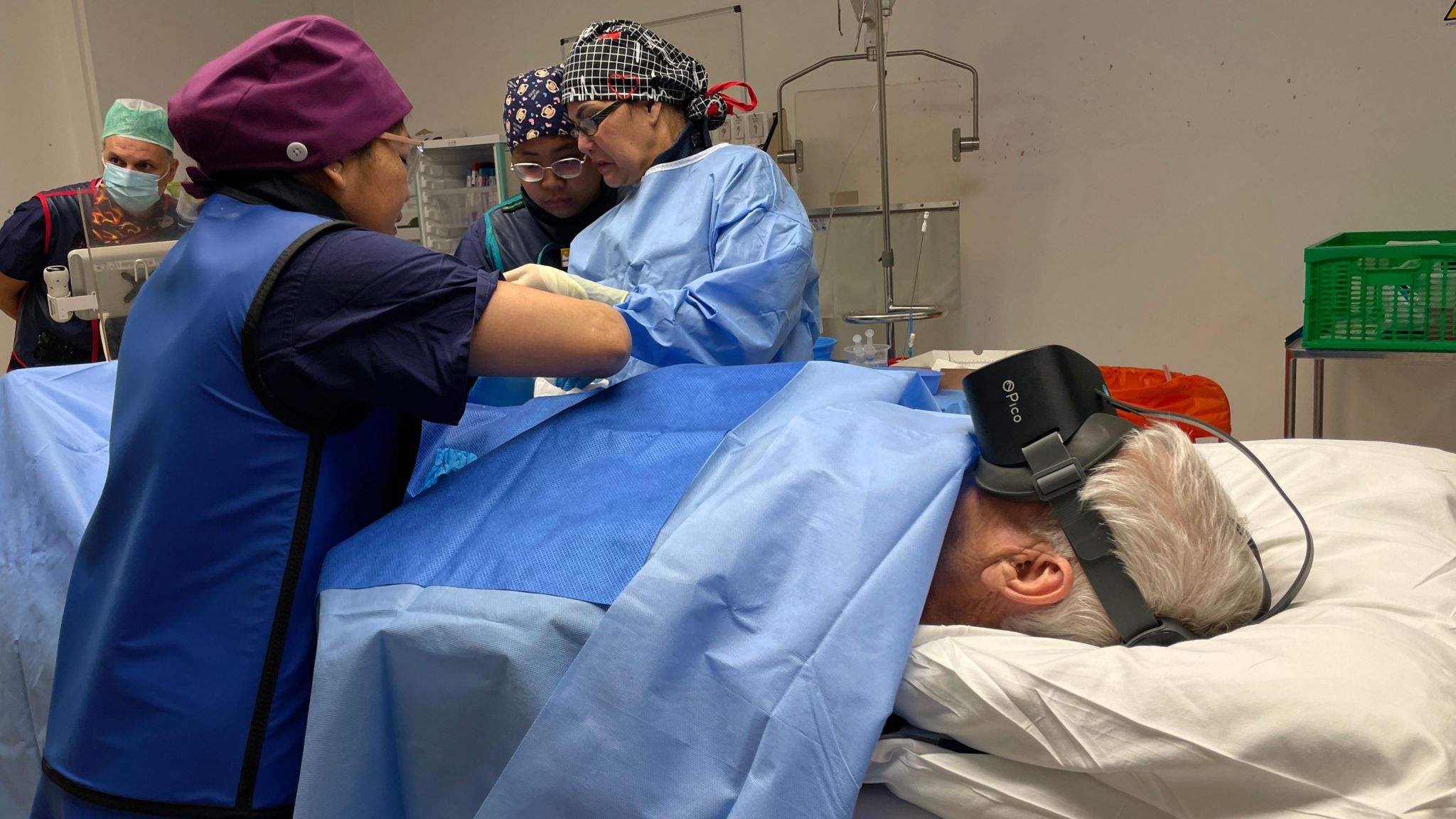Virtual reality headsets calm NHS surgery patients at Medway Maritime ...
