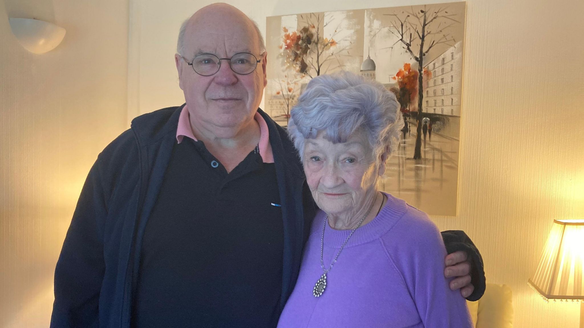 Ofn rhoi'r gwres ymlaen oherwydd mesurydd gwallus - BBC Cymru Fyw