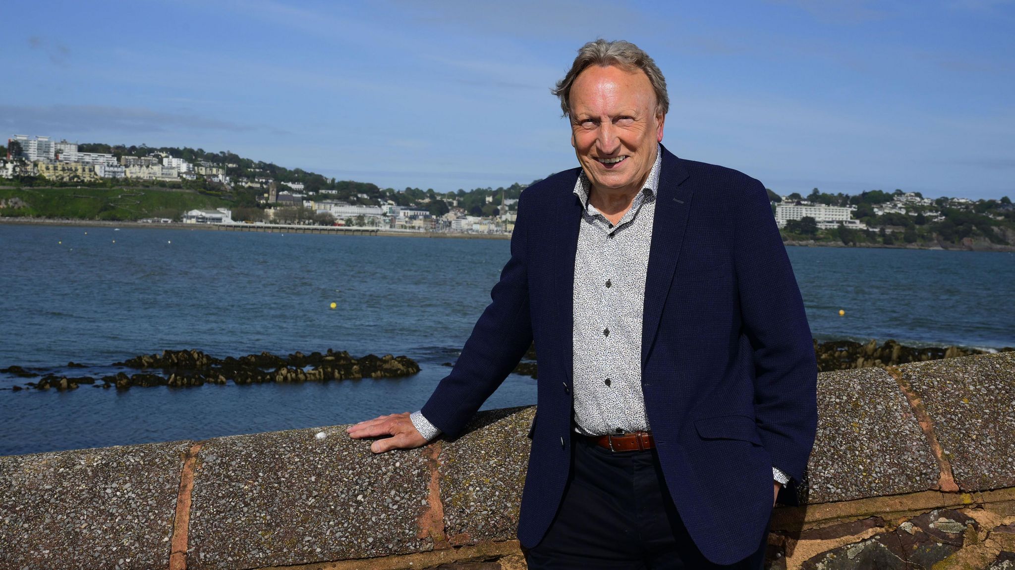 How Torquay United persuaded Neil Warnock out of retirement - BBC Sport