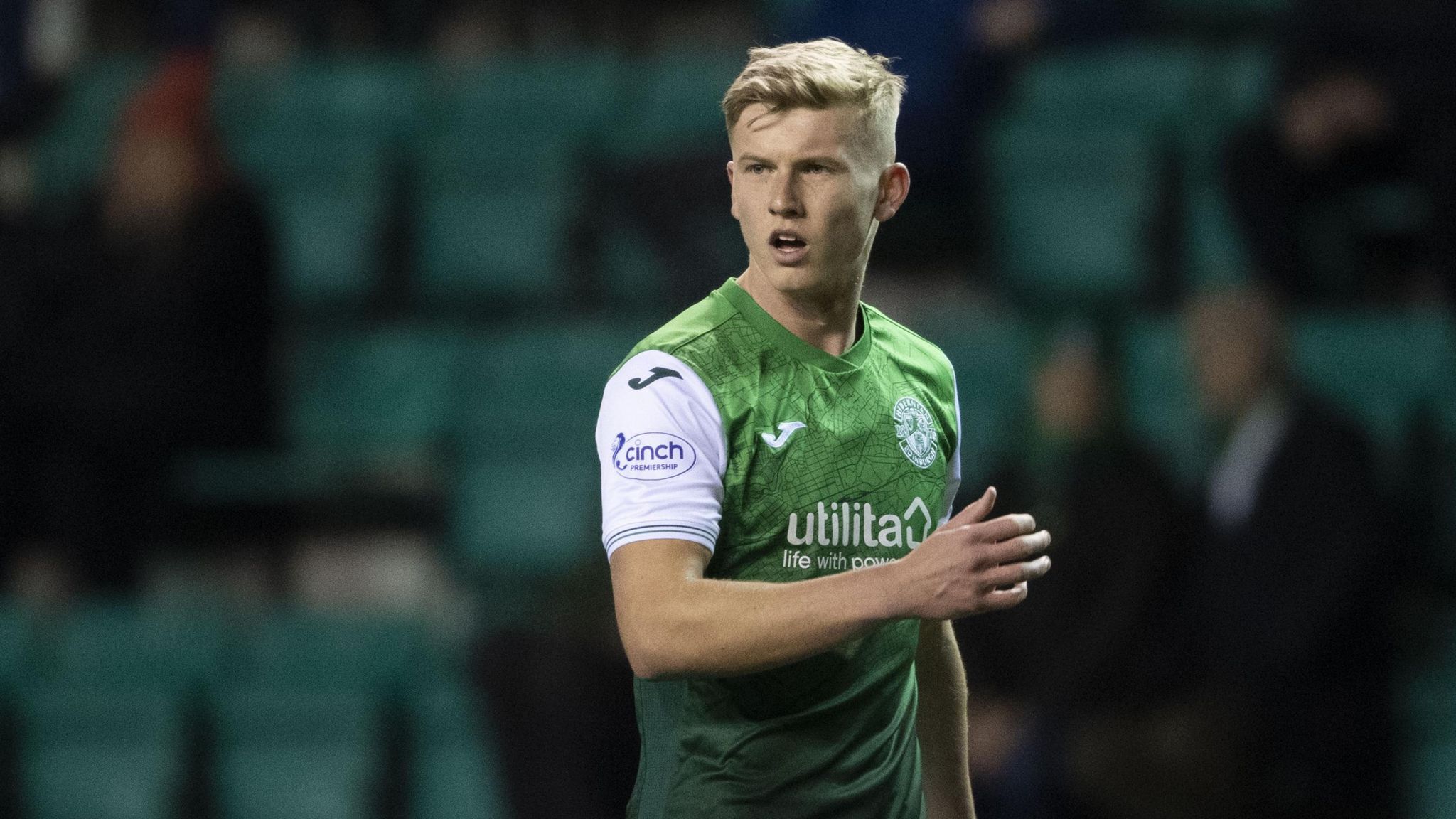 Verona move ‘perfect outcome’ for Hibs & Doig - BBC Sport