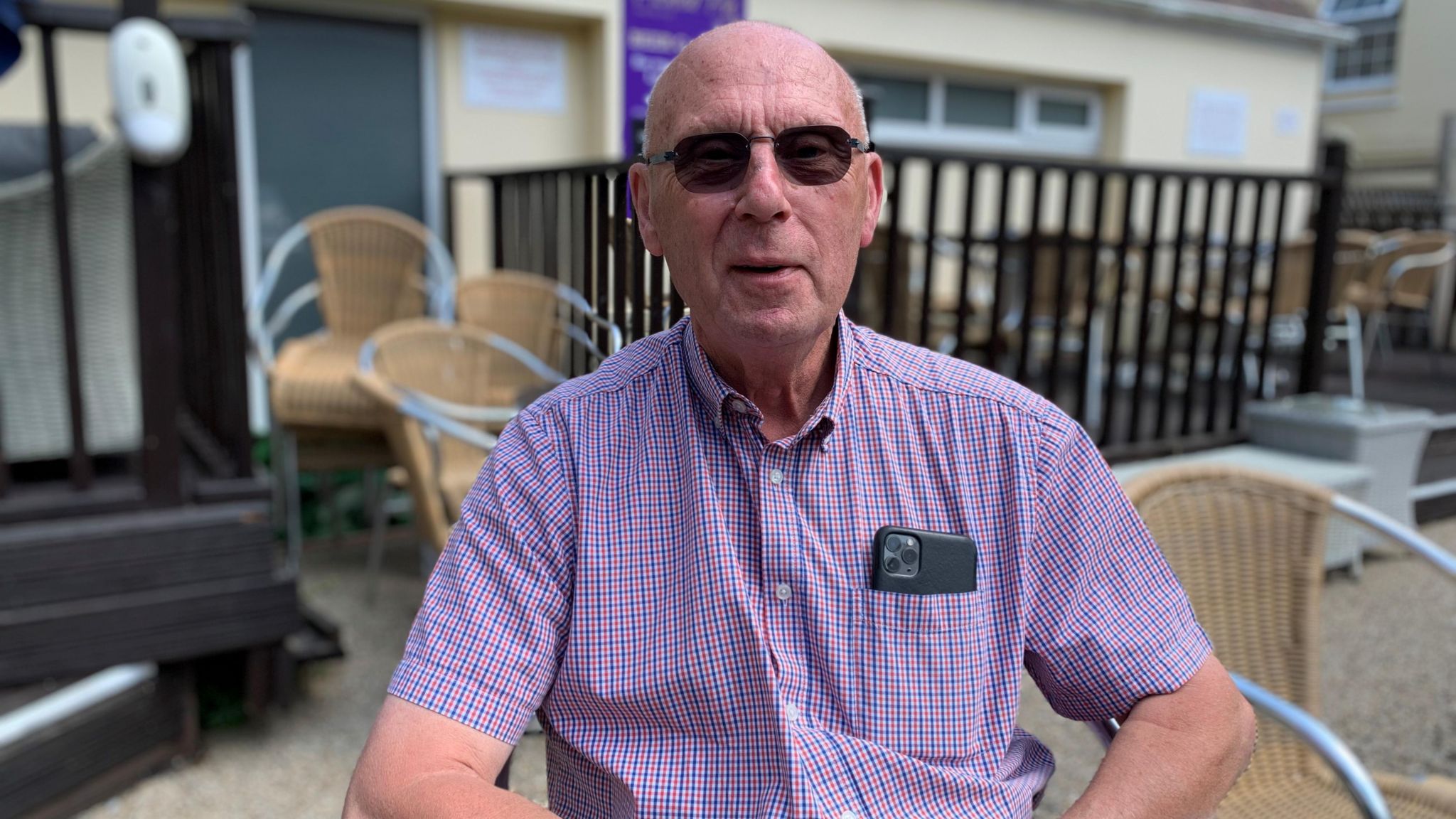 Attempts to change food waste contract criticised - BBC News