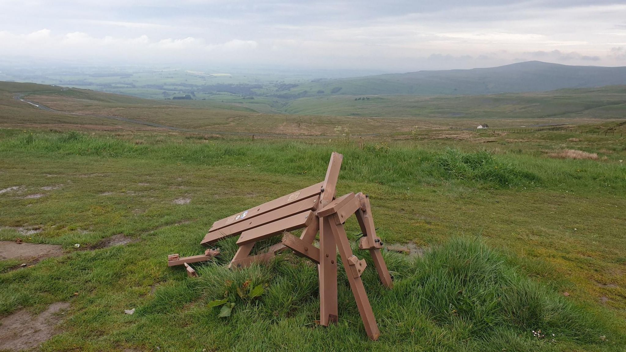 'Serious damage' to memorial bench at Hartside view point - BBC News