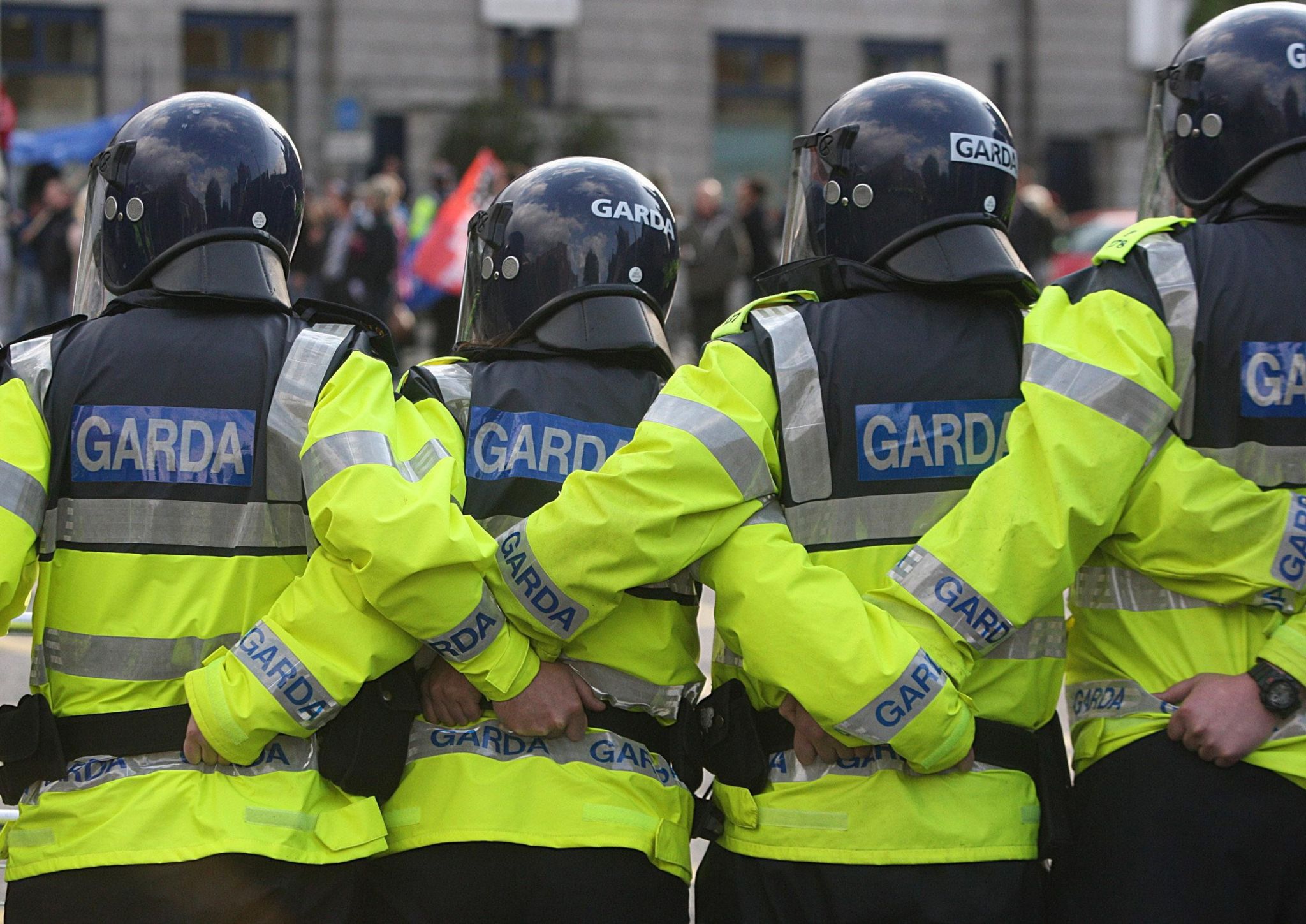 Irish police begin protest over garda rota row - BBC News