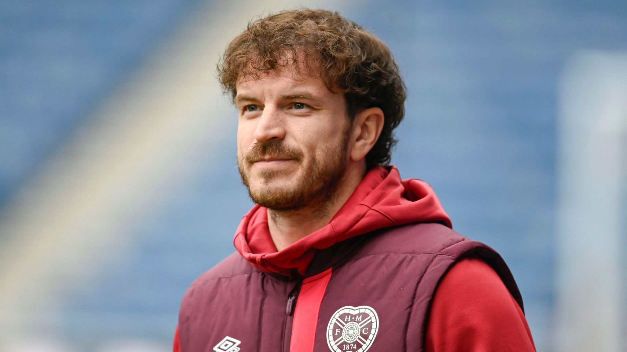 Andy Halliday signs for Motherwell from Hearts - BBC Sport