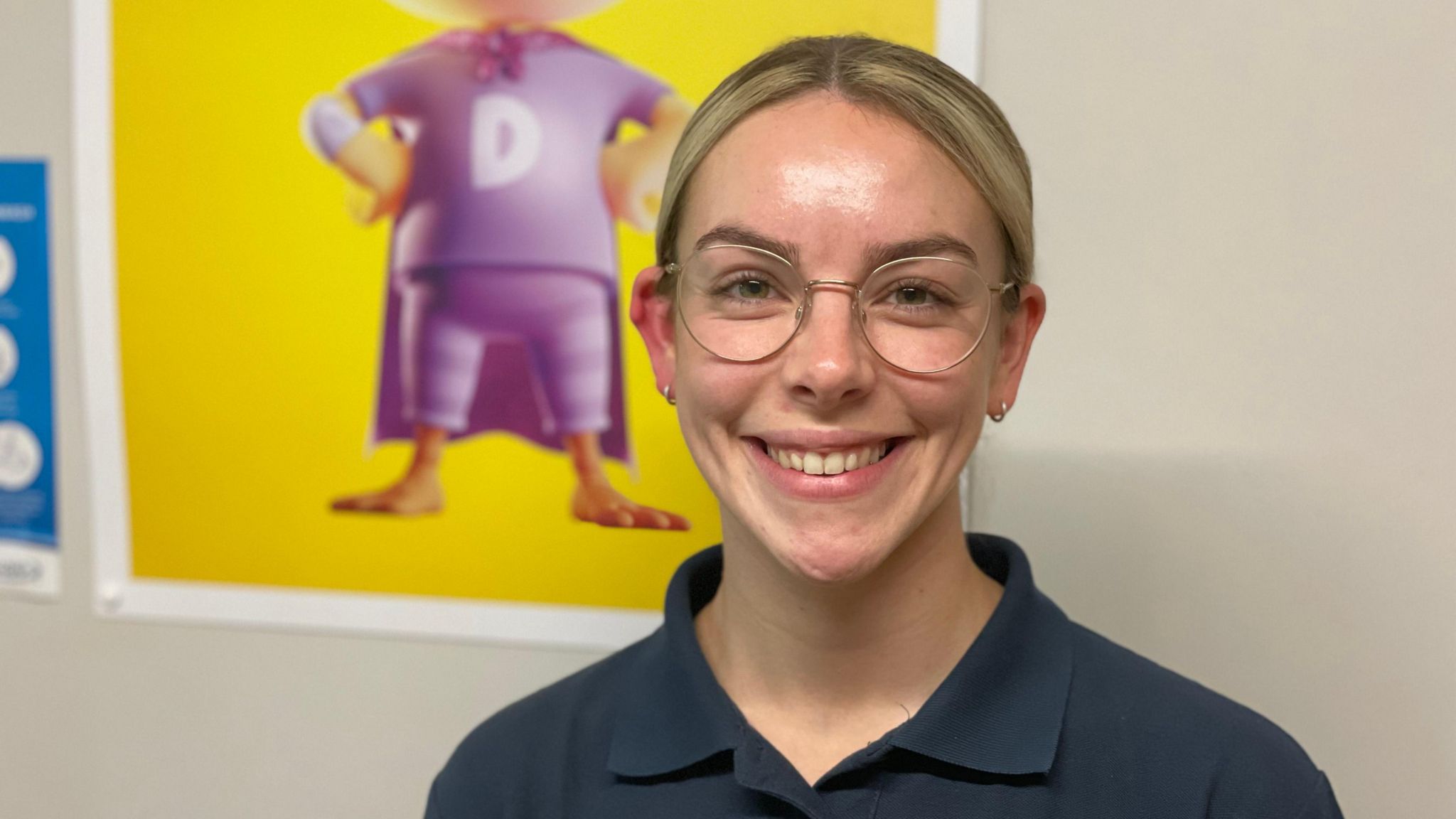 Grantham: 'Kitten scanner' calms children before hospital tests - BBC News