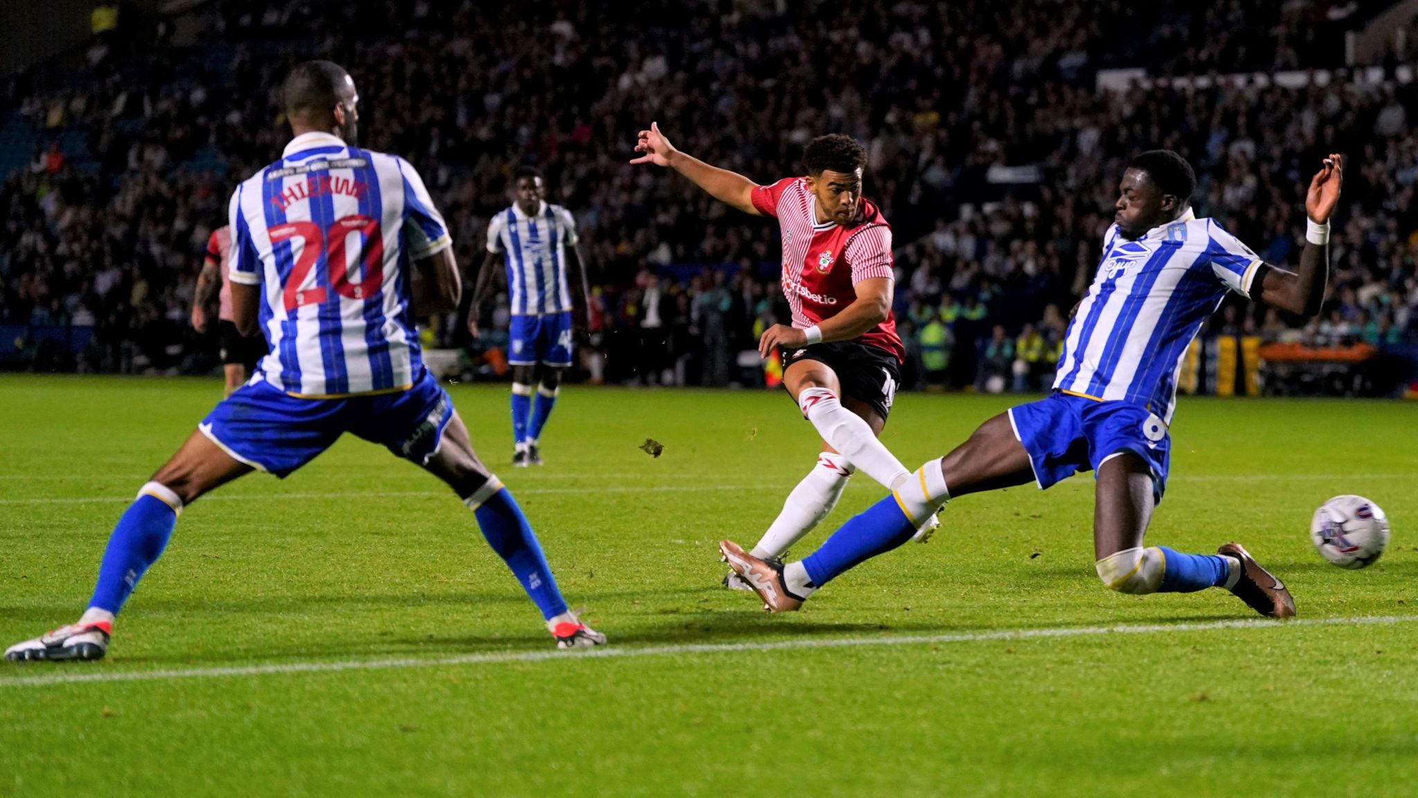 Everton: Will Che Adams solve goalscoring woes? - BBC Sport