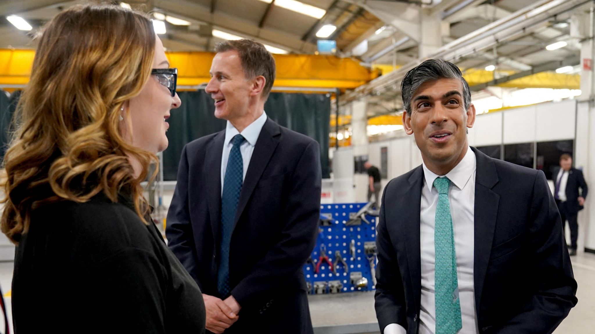 Sunak 'delighted' by new £250m Siemens health facility - BBC News