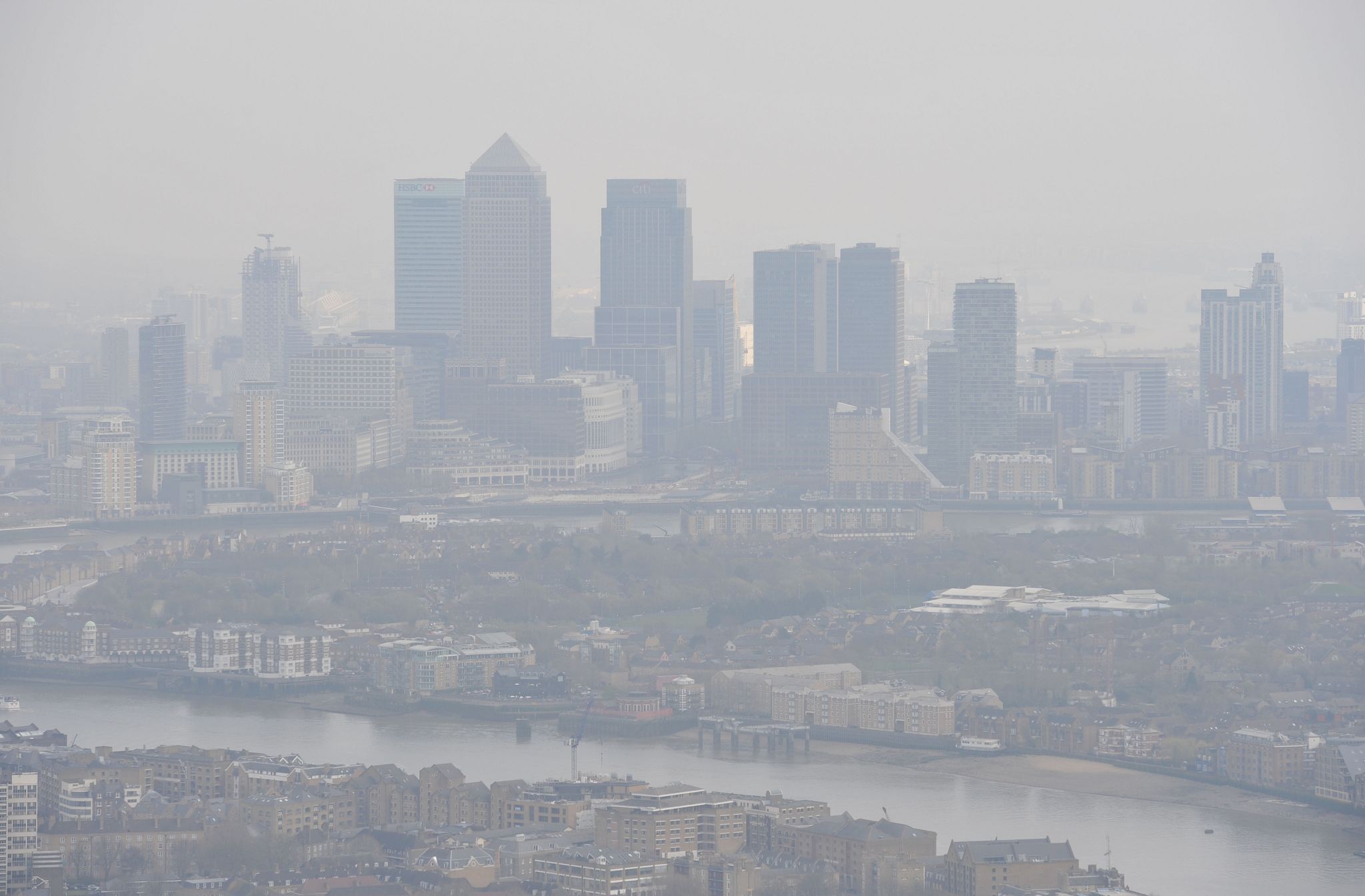 London high pollution alert extended to Wednesday - BBC News