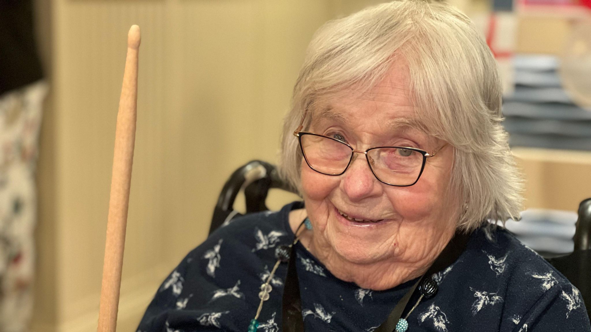 Kent care home gets residents moving with drumming class - BBC News
