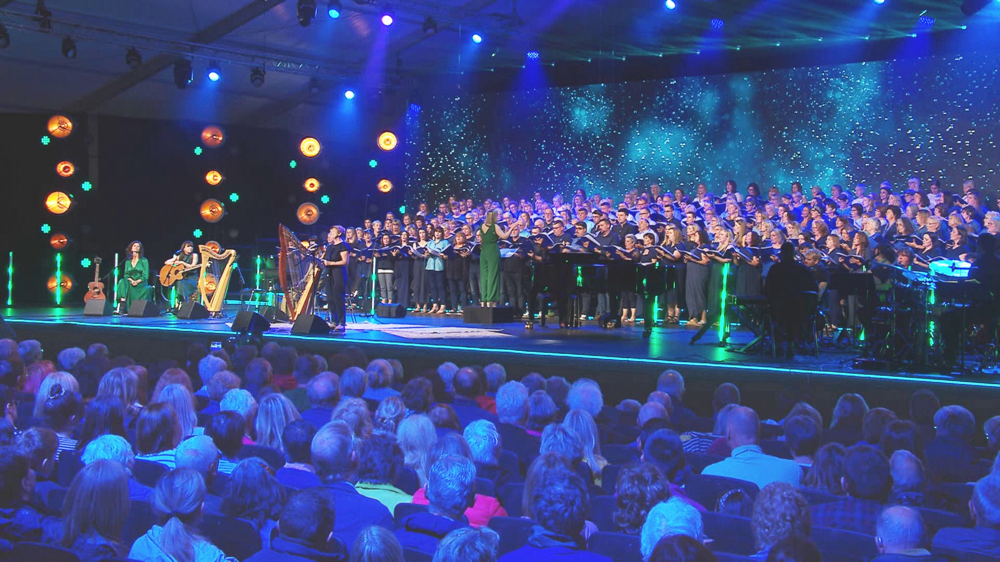 Lluniau Dydd Sul: Eisteddfod Llŷn ac Eifionydd - BBC Cymru Fyw