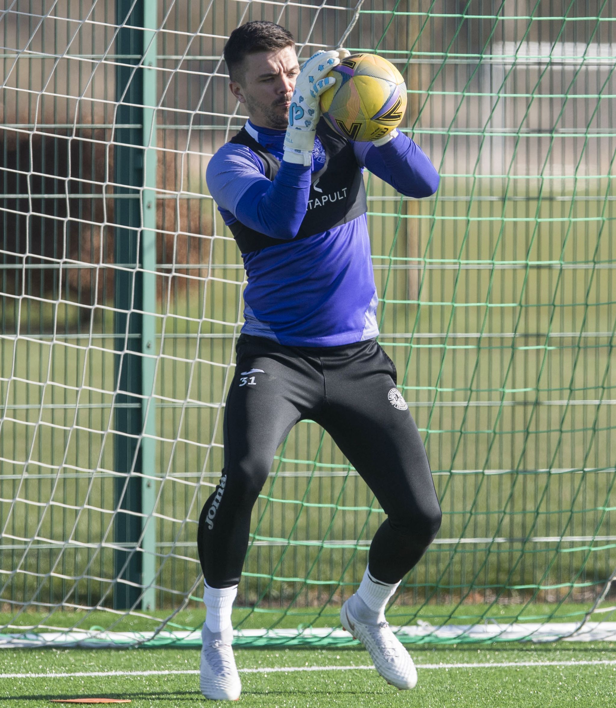 Back-up keeper Mitchell in Hibs exit - BBC Sport