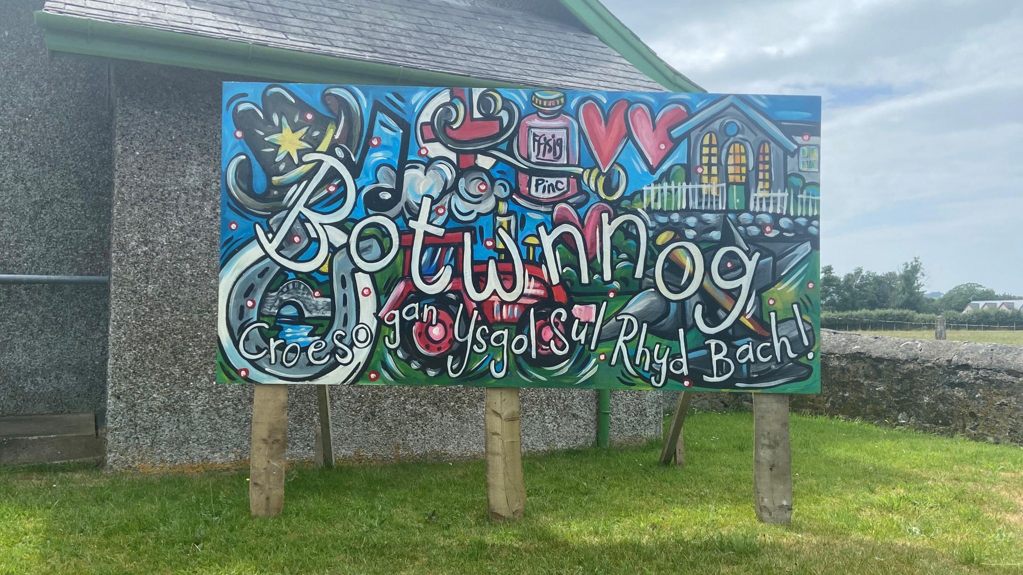 Lluniau: Harddu Pen Llŷn ar gyfer yr Eisteddfod Genedlaethol - BBC ...