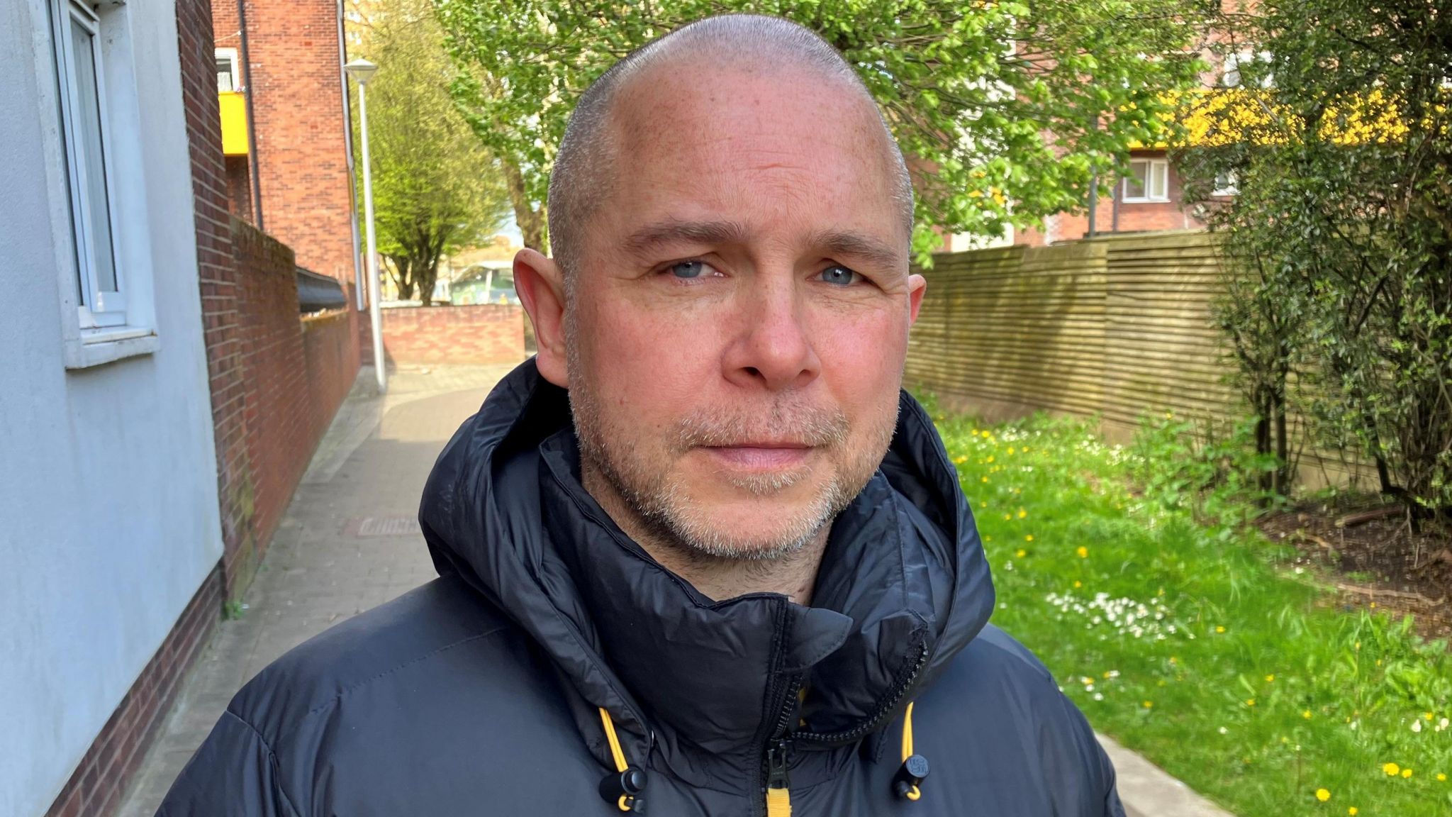 Caerdydd: Plant 'dan anfantais' wrth ddewis ysgol uwchradd - BBC Cymru Fyw