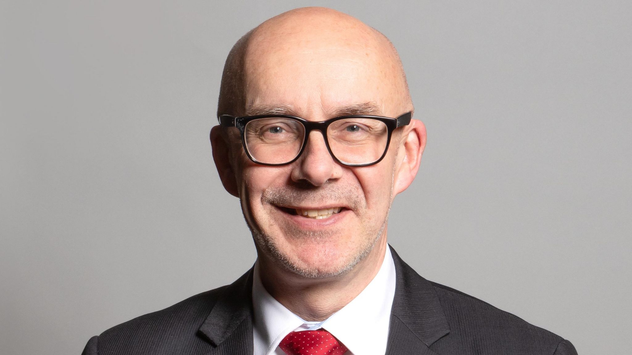 Warwick and Sandwell parents frustrated by RAAC school closures - BBC News