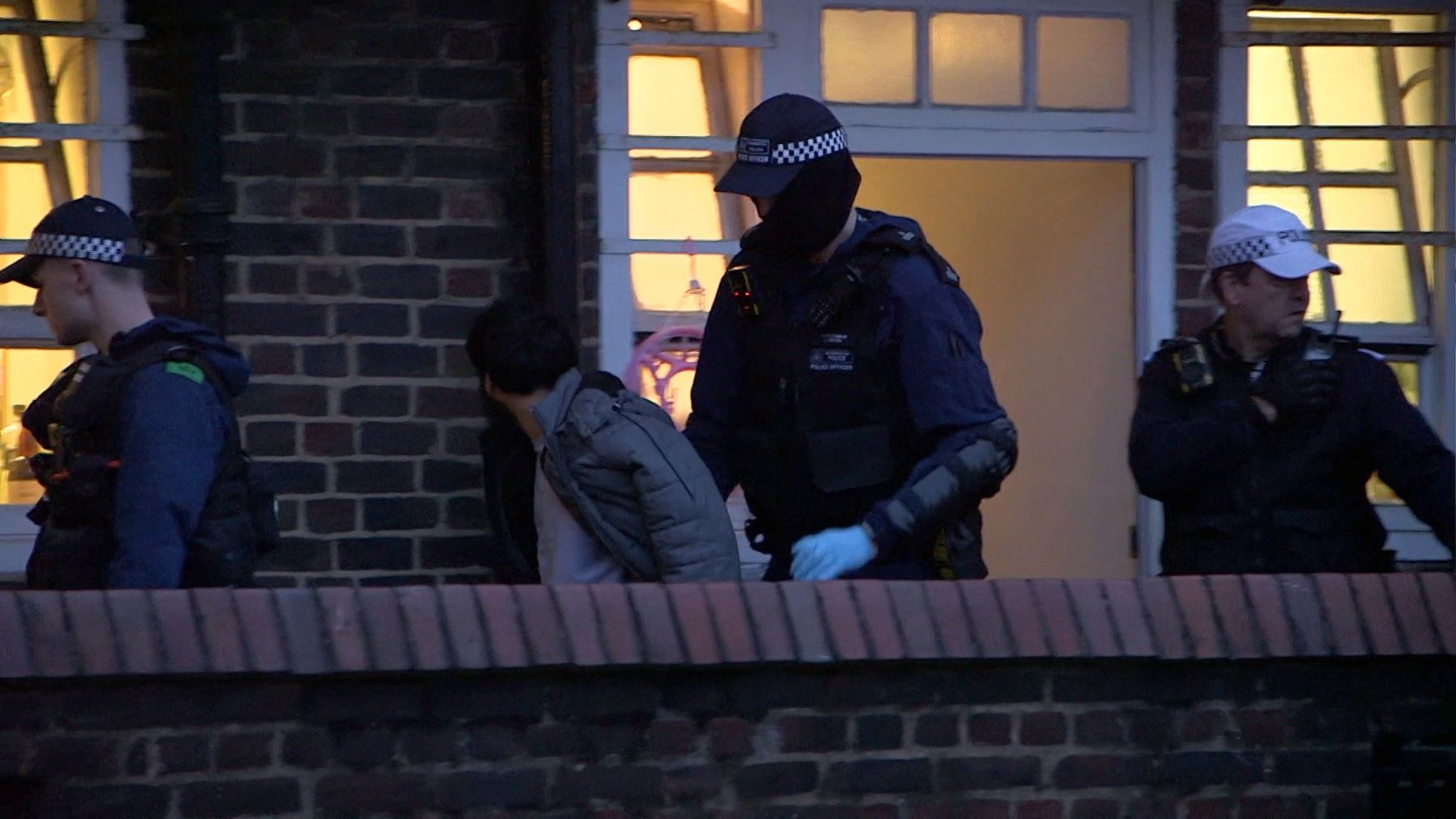 Met Police: Inside a 'cuckooing' cannabis raid - BBC News