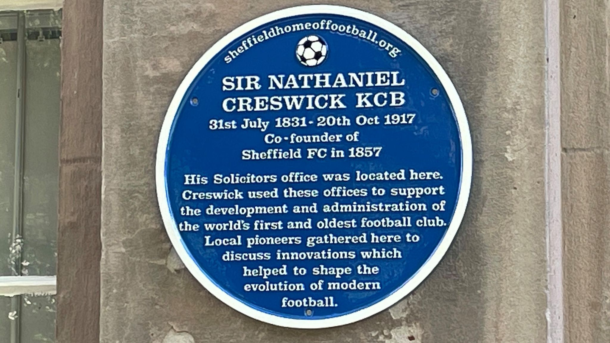 Sheffield: Football rules pioneer in blue plaque tribute - BBC News