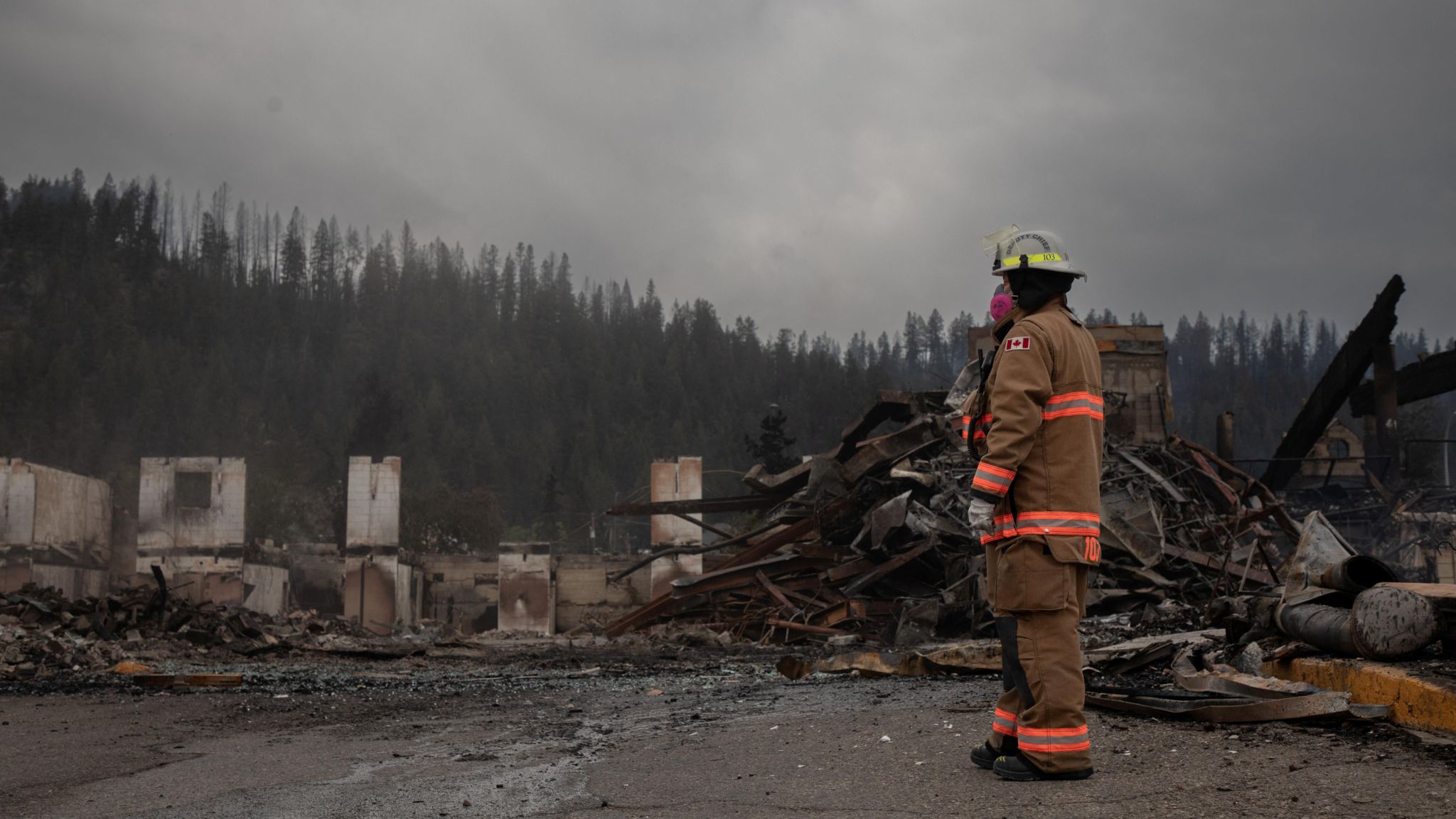 Jasper fire: Images show destruction from wildfire in Canada - BBC News