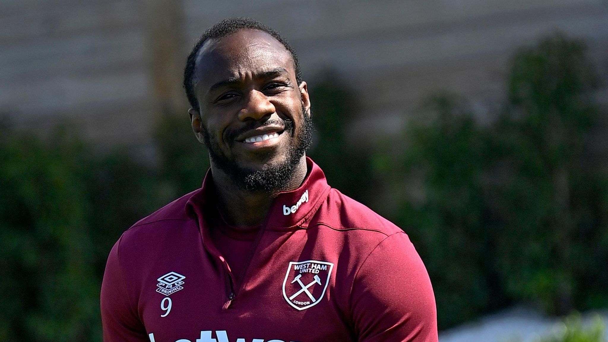 West Ham title chances: Michail Antonio's jokey response - BBC Sport