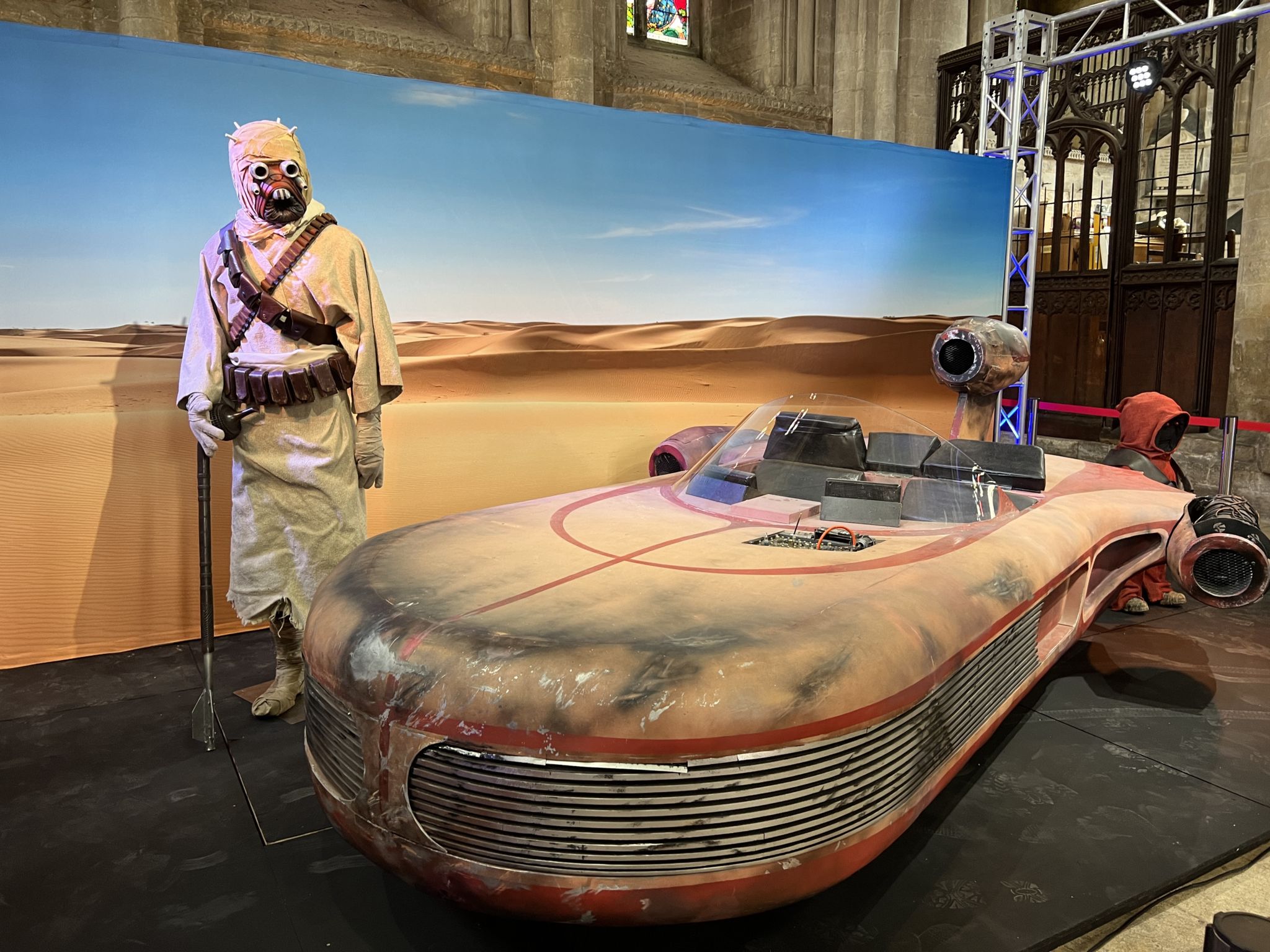 Unofficial Galaxies: Star Wars show at Peterborough Cathedral - BBC News