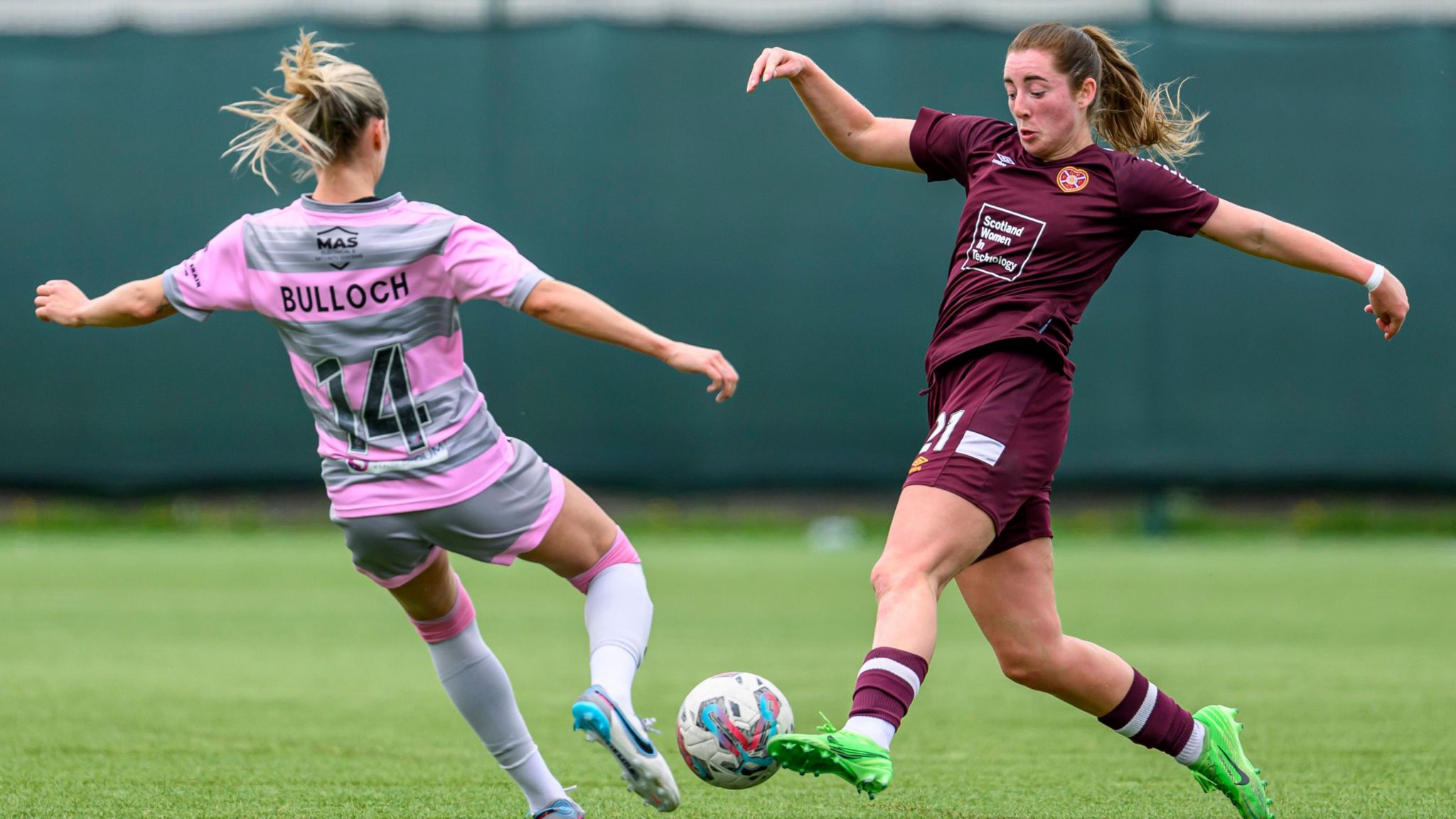 SWPL: Hearts survive late Partick Thistle comeback - BBC Sport
