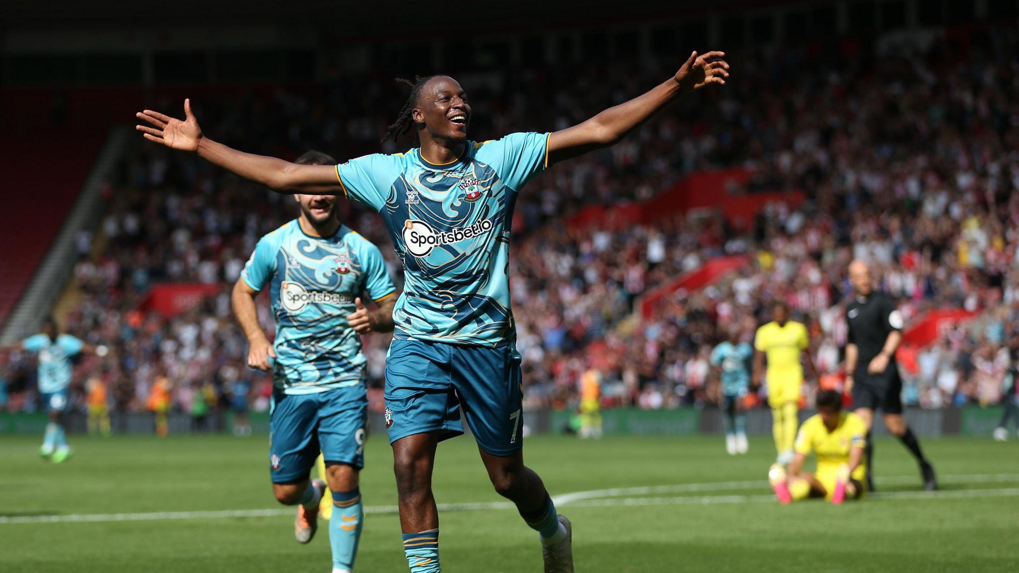 Aribo scores on St Mary's debut - BBC Sport