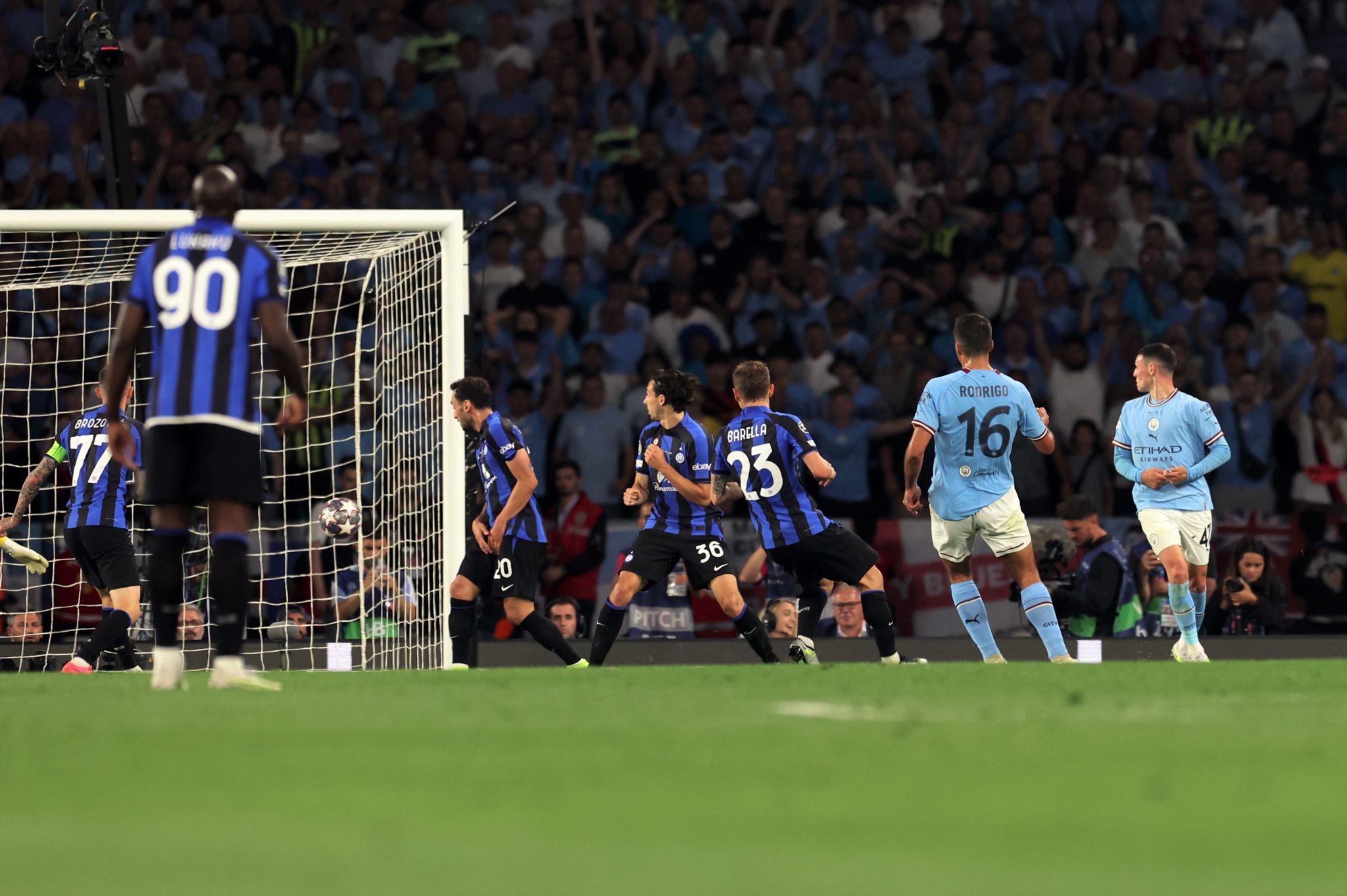 Man City: Rodri the most composed man in Istanbul - BBC Sport