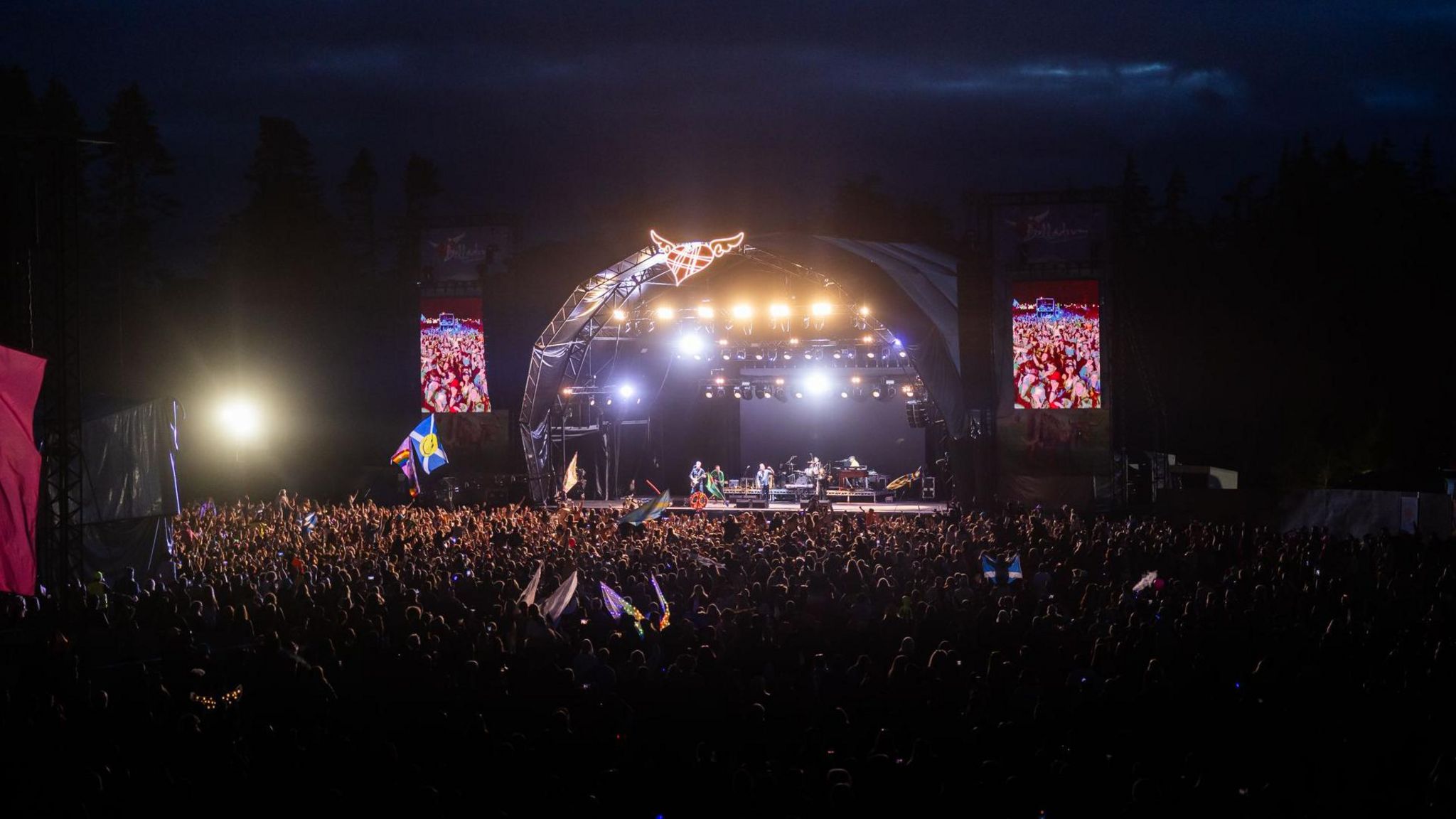 In pictures: Highlands' 20th Belladrum Tartan Heart Festival - BBC News