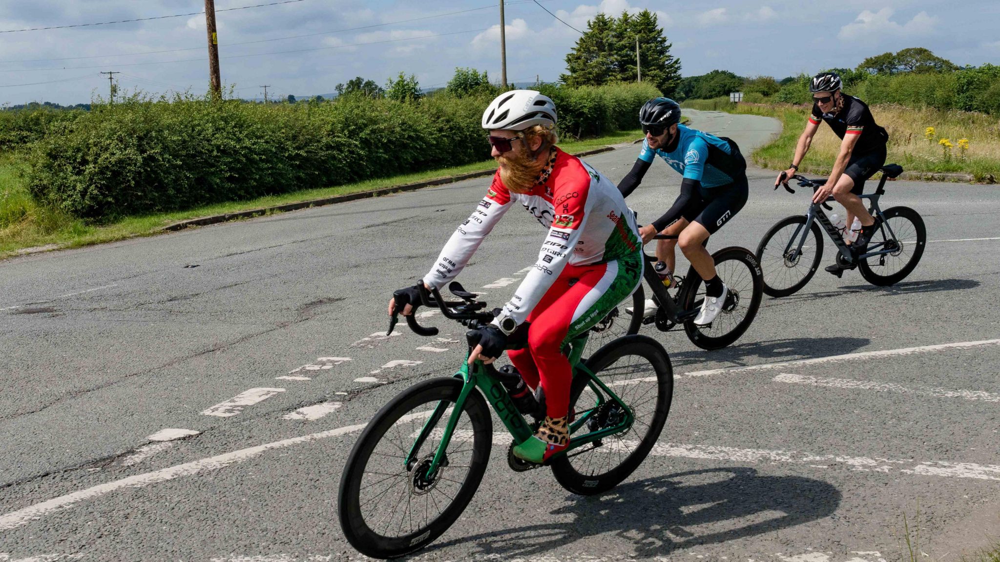 Flintshire: Man breaks ultra endurance triathlon record - BBC News