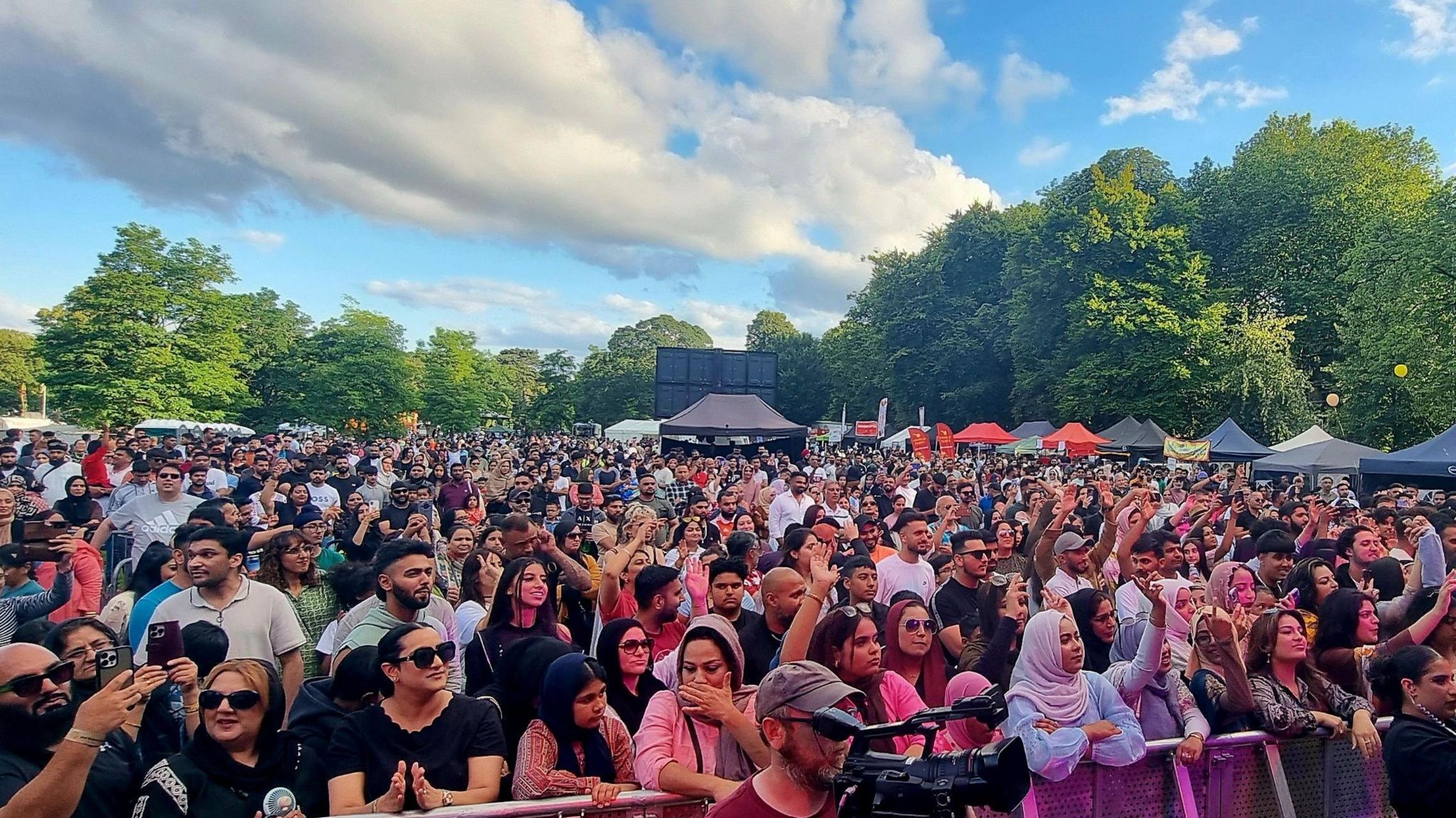 Inaugural Desi Fest Sheffield Mela set to become annual event - BBC News